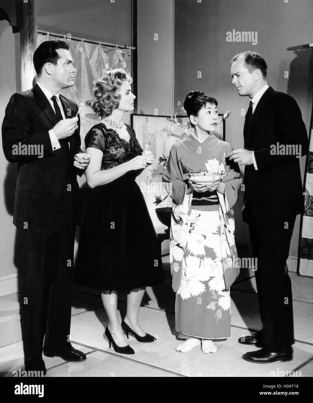 THE DONNA REED SHOW, Carl Betz, Donna Reed, Miyoshi Umeki, Douglas Dick ...