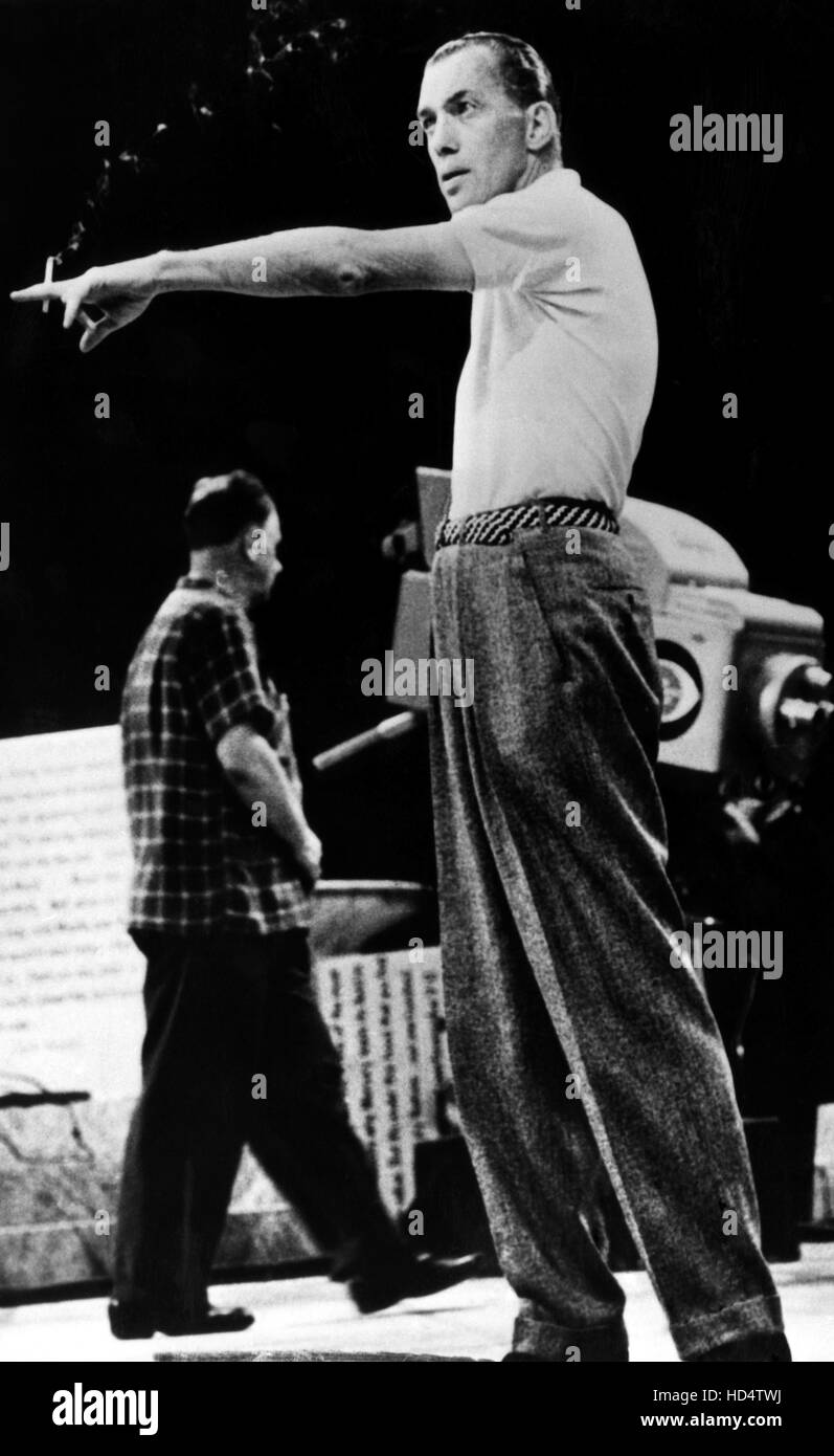 THE ED SULLIVAN SHOW, Ed Sullivan ca. 1955 on set, 1948-71 Stock Photo ...