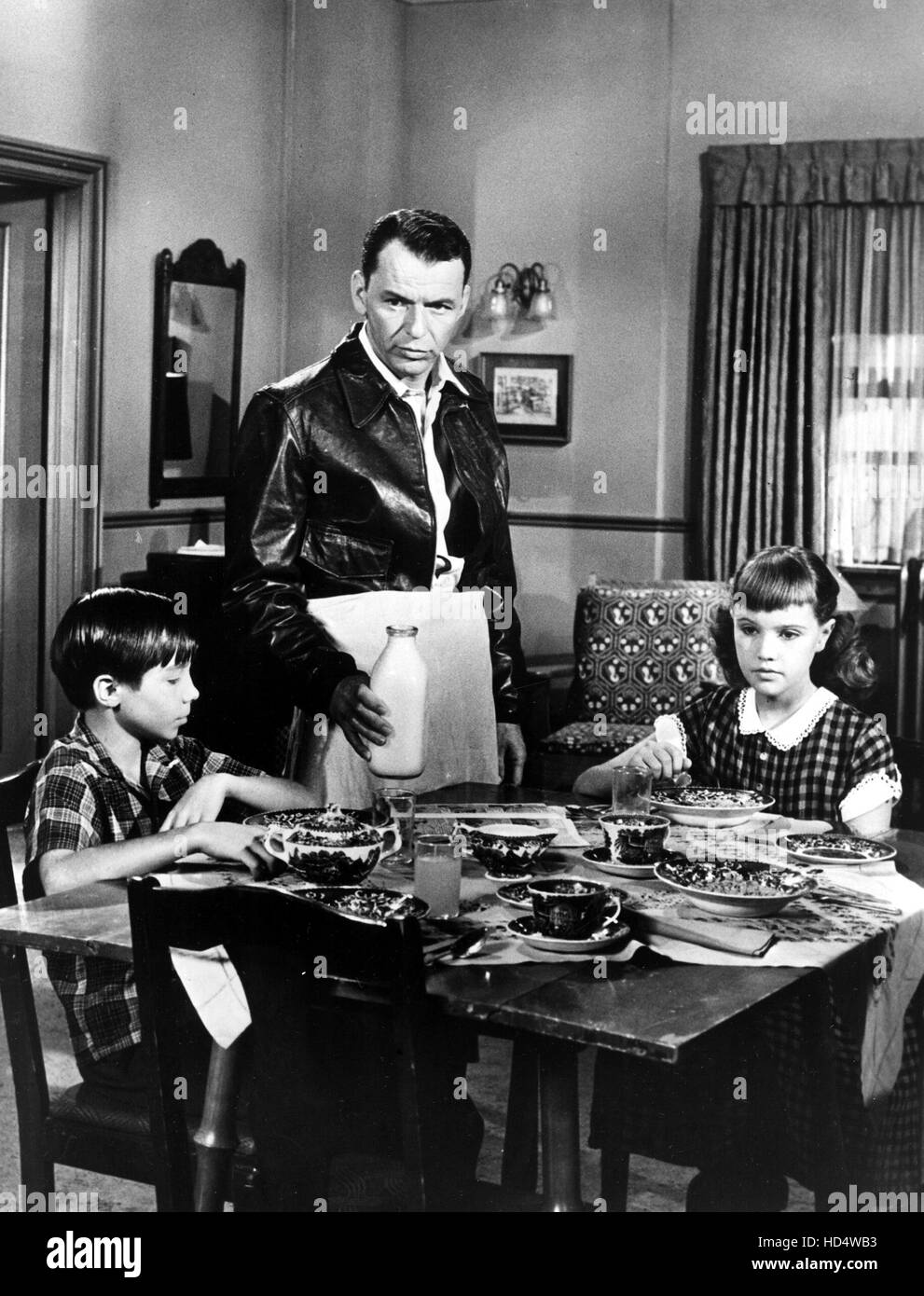 THE FRANK SINATRA SHOW, Johnny Crawford, Frank Sinatra, Reba Walters ...