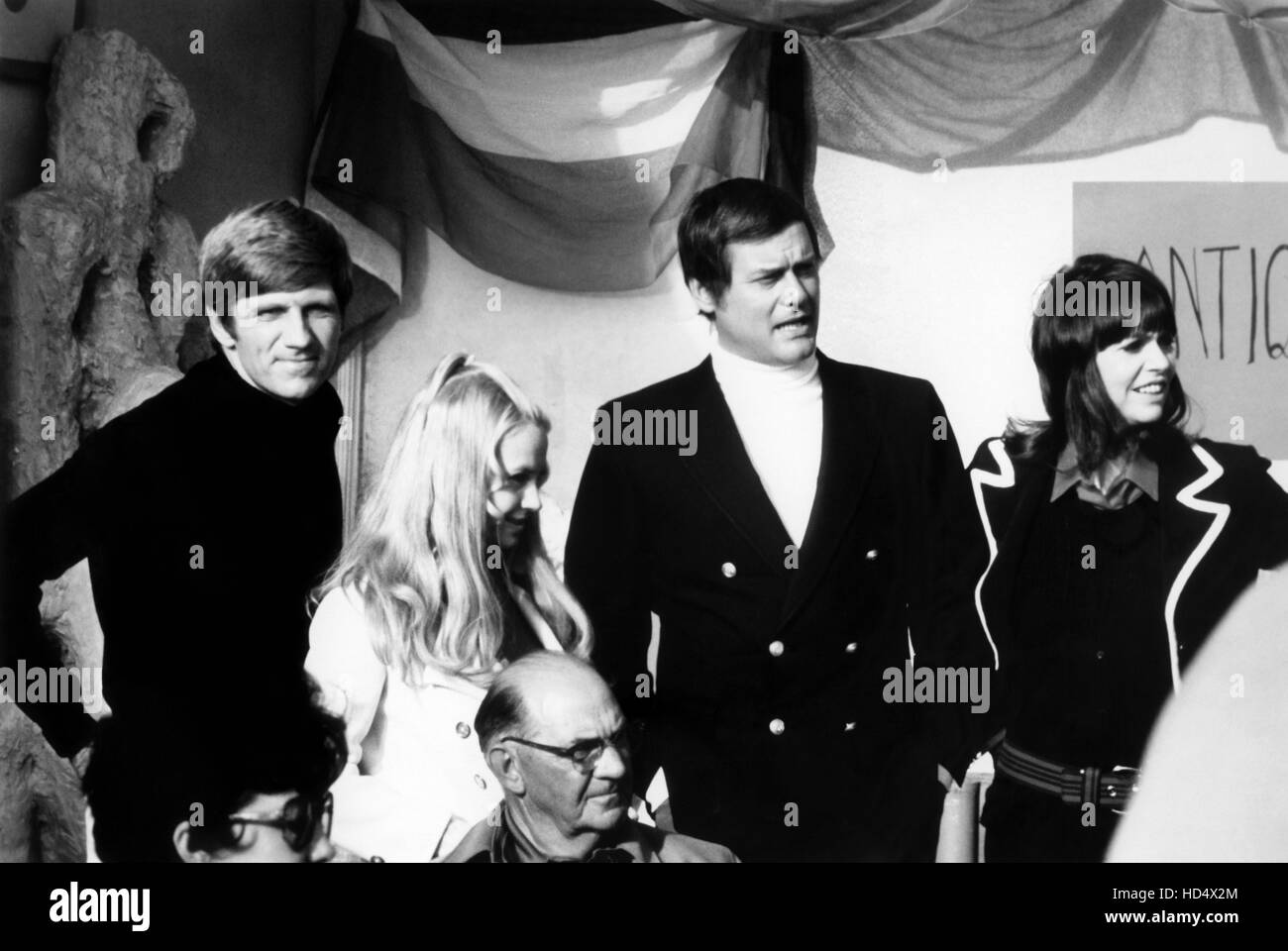 GETTING AWAY FROM IT ALL, from left: Gary Collins, Larry Hagman ...