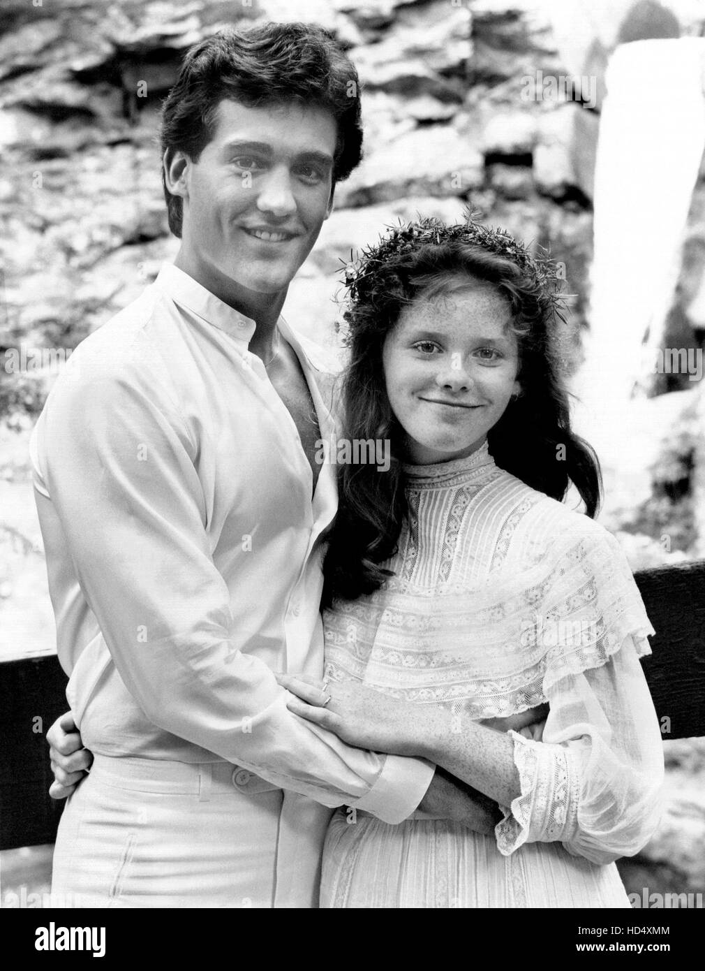 THE GUIDING LIGHT, from left, John Wesley Shipp, Kristin Vigard, 1952 ...