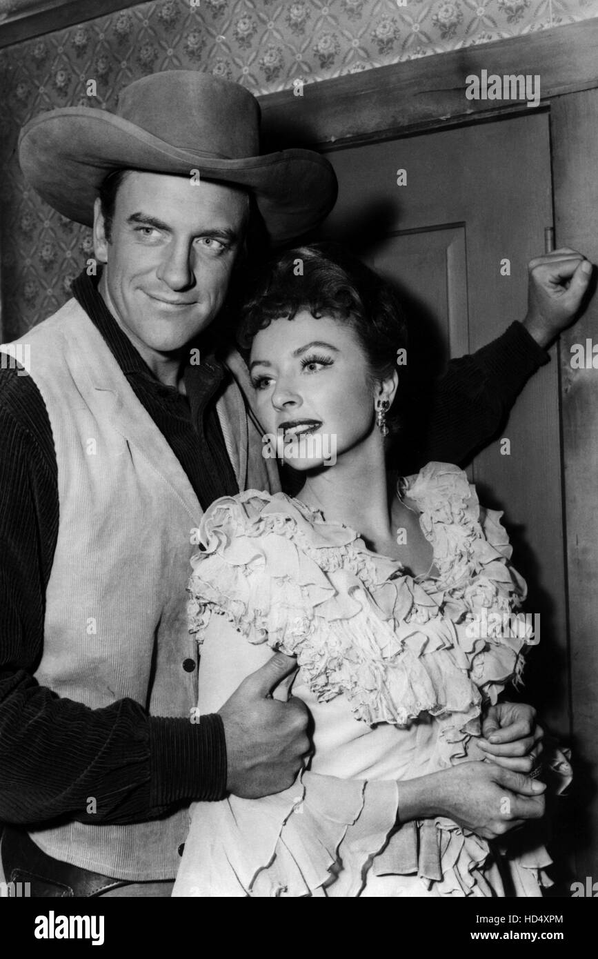 GUNSMOKE, James Arness, Amanda Blake, 1955-1975 Stock Photo - Alamy
