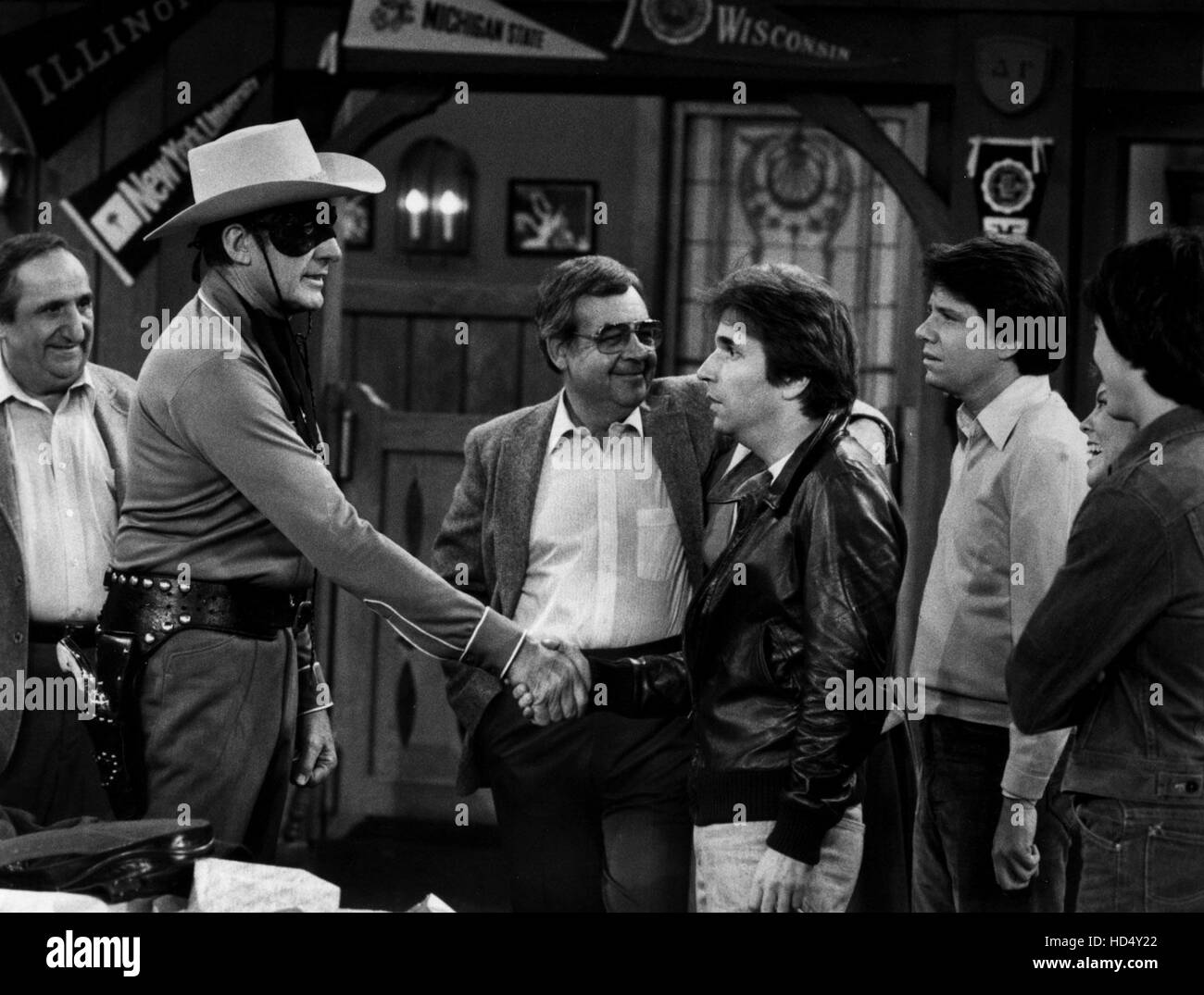 HAPPY DAYS, Al Molinaro, John Hart, Tom Bosley, Henry Winkler, Anson ...