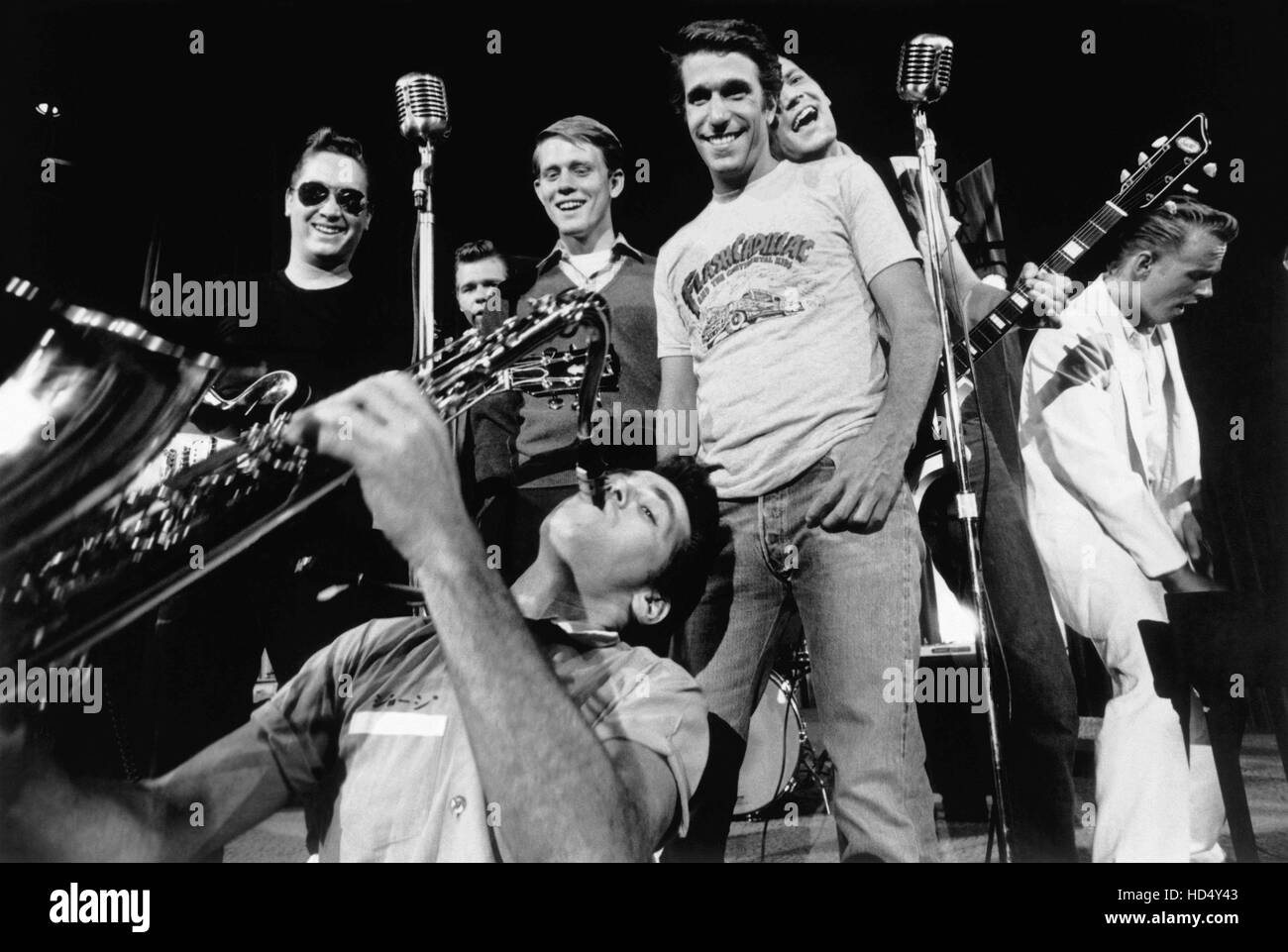 HAPPY DAYS, center from left: Ron Howard, Henry Winkler, 1974-84 Stock ...