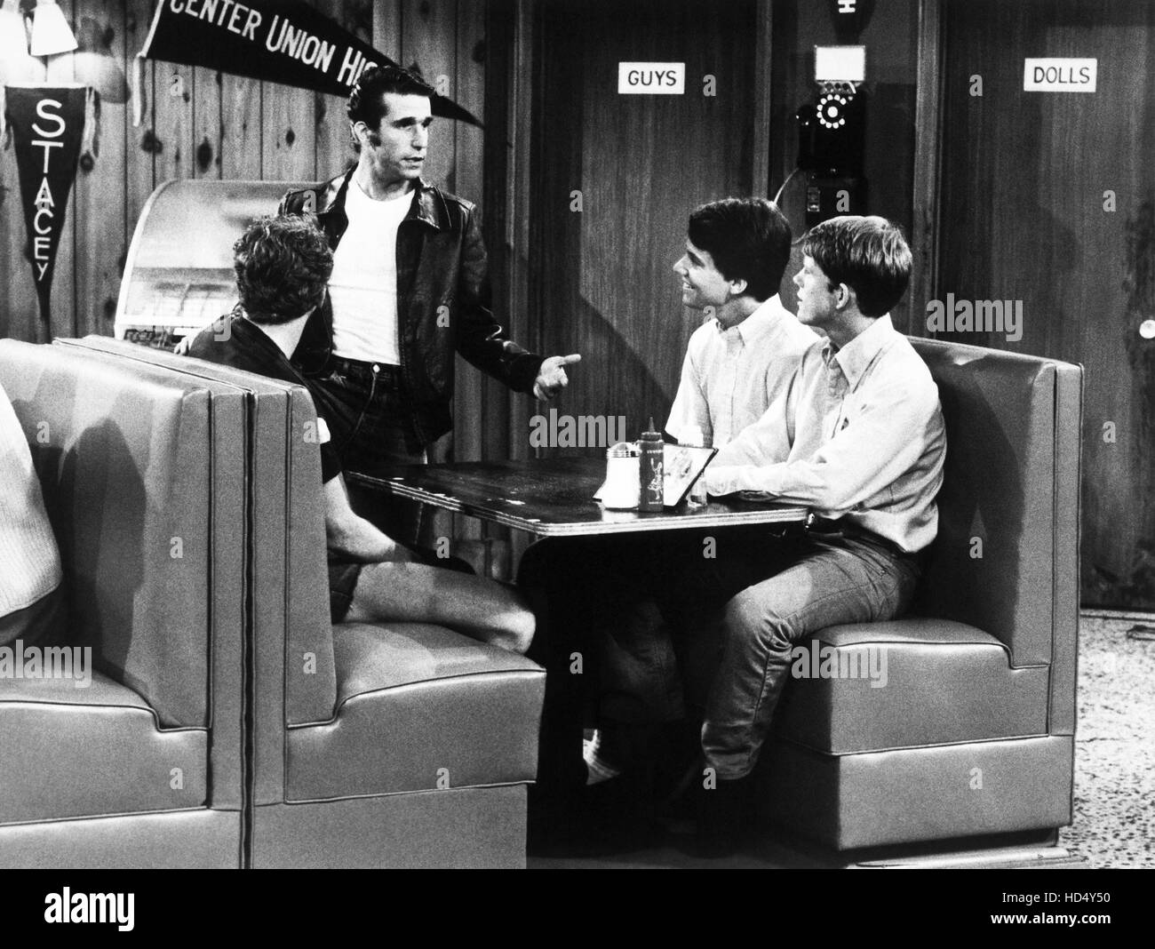 HAPPY DAYS, from left: Donny Most, Henry Winkler, Anson Williams, Ron Howard, 1974-84 Stock ...