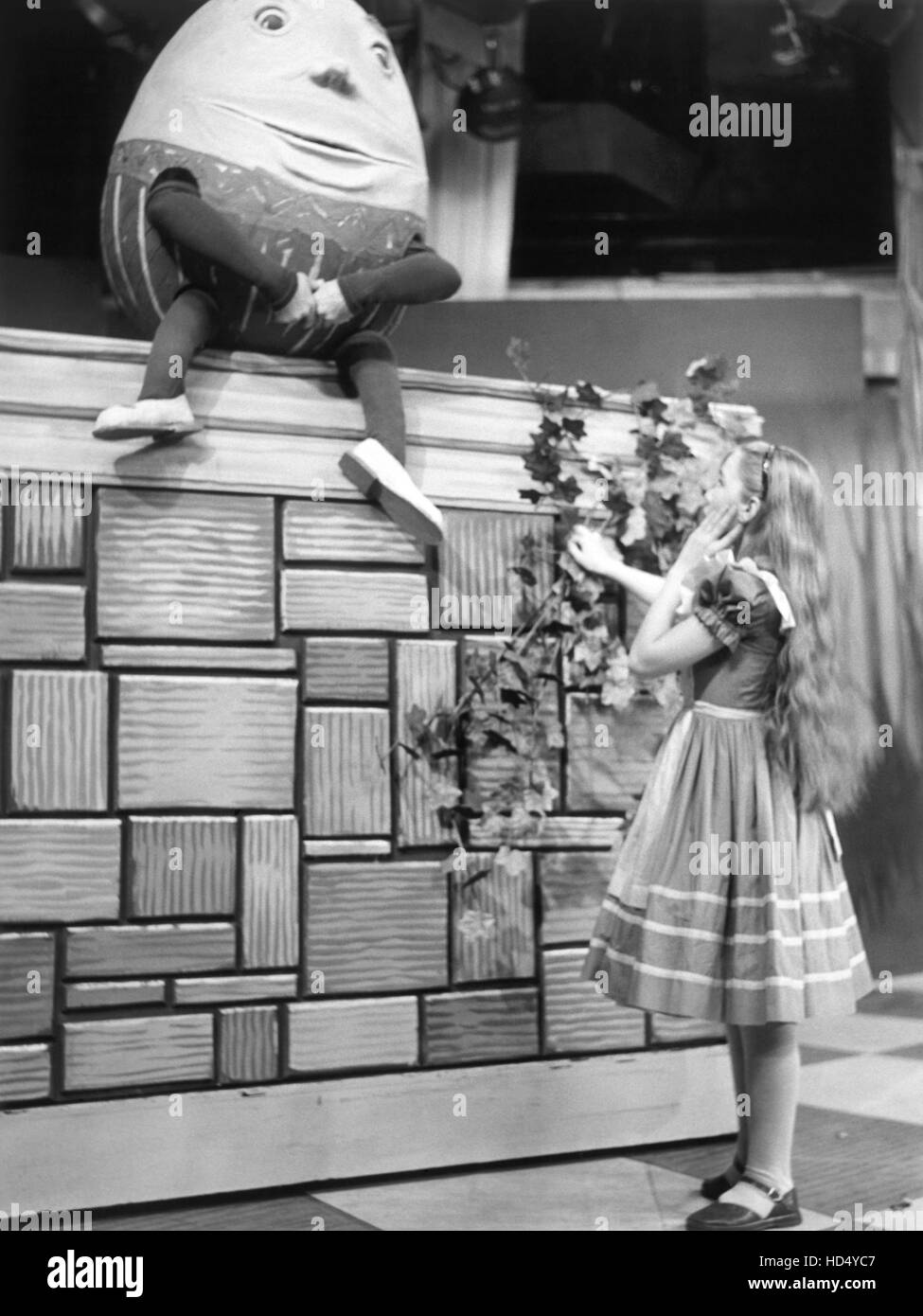 HALLMARK HALL OF FAME, Gillian Barber as Alice (right), 'Alice in ...