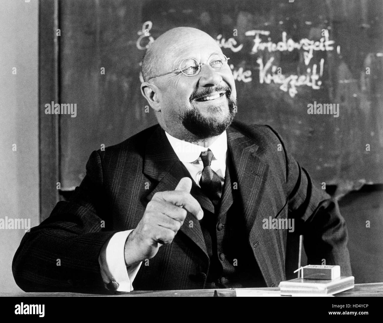 HALLMARK HALL OF FAME, Donald Pleasance, 'All Quiet On the Western ...