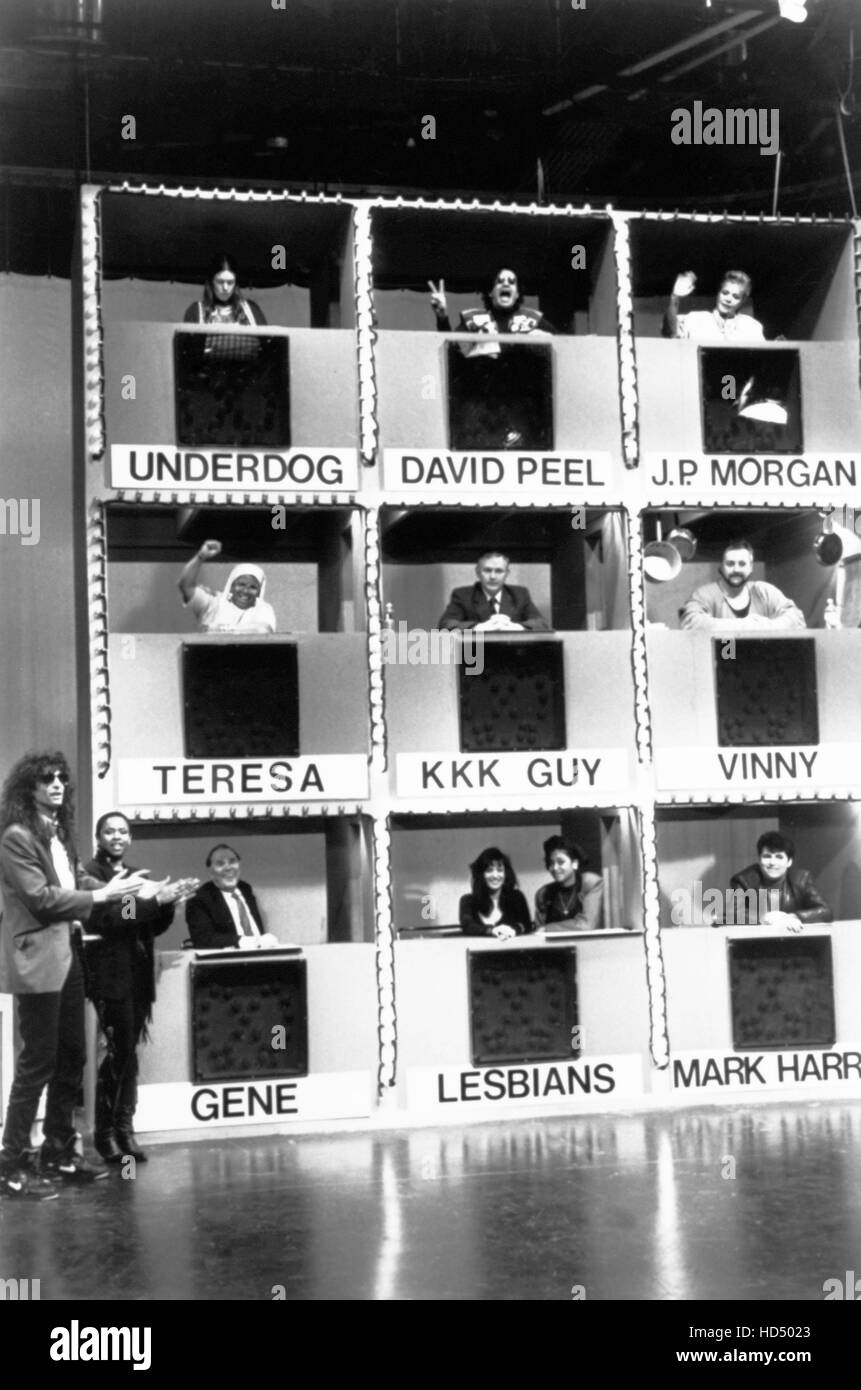 THE HOWARD STERN SHOW, standing from left: Howard Stern, Robin Quivers ...