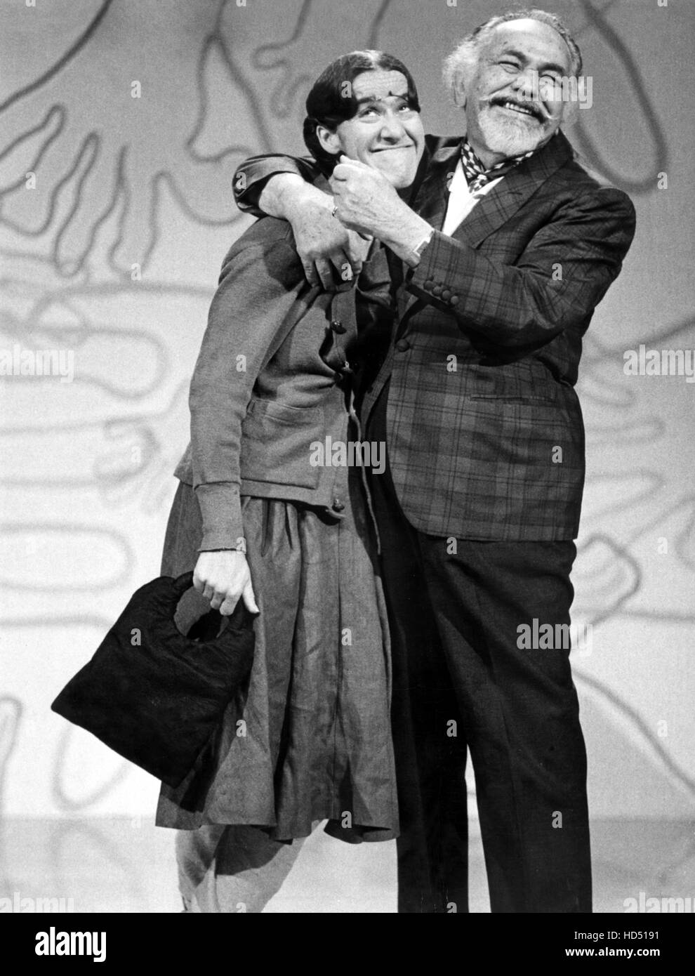 ROWAN AND MARTIN'S LAUGH-IN, Ruth Buzzi (as Gladys Ormphby), Edward G ...