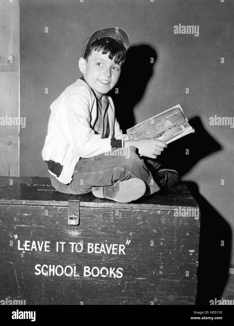LEAVE IT TO BEAVER, Jerry Mathers on-set, (1959), 1957-63 Stock Photo ...
