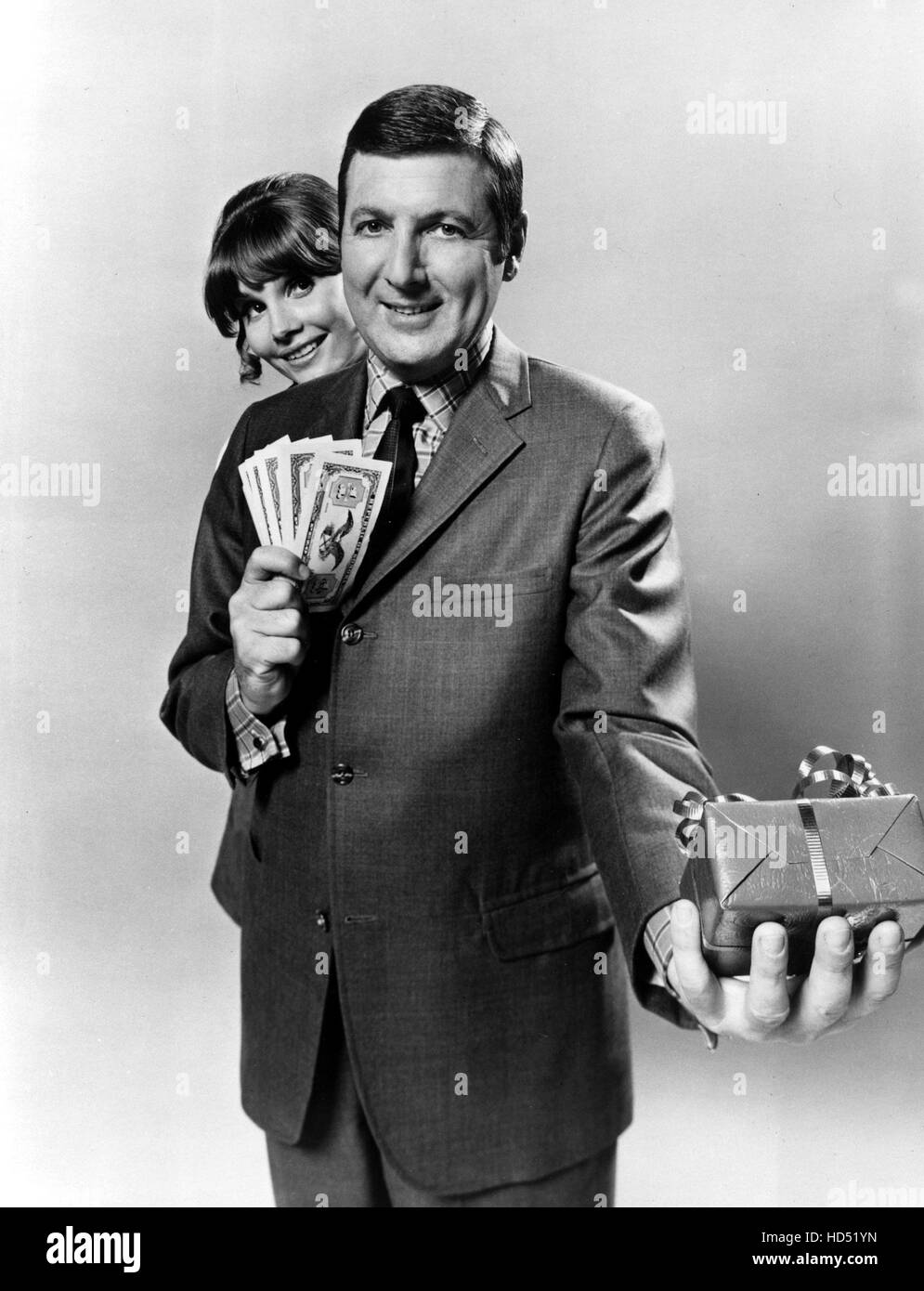 LET'S MAKE A DEAL, Carol Merrill, Monty Hall, 1963-1976 Stock Photo - Alamy