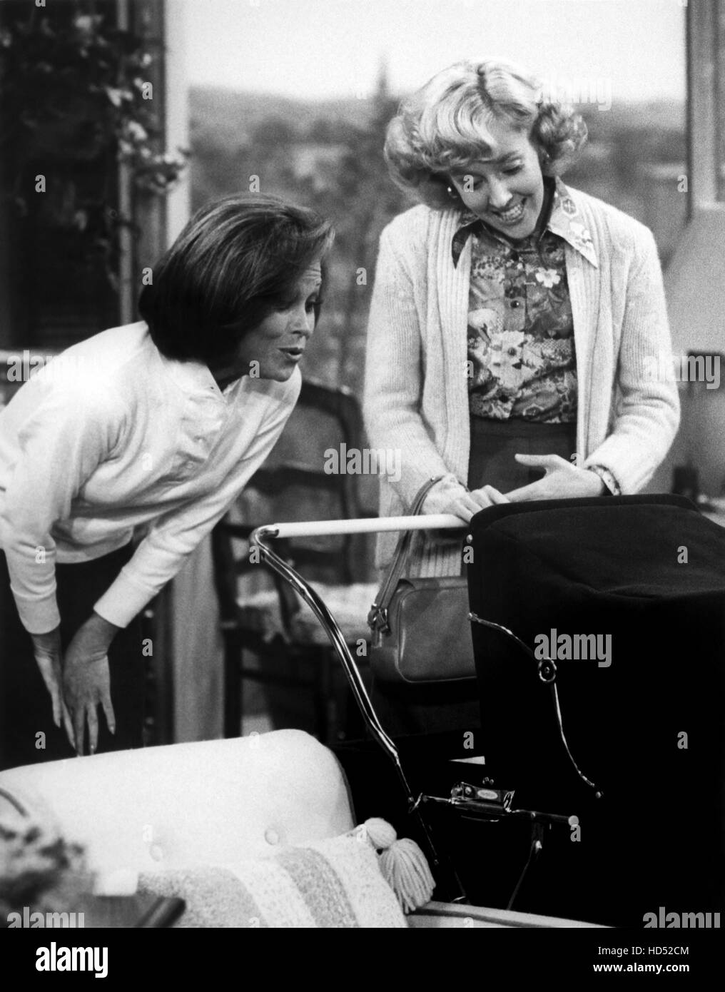 THE MARY TYLER MOORE SHOW, from left: Mary Tyler Moore, Georgia Engel ...