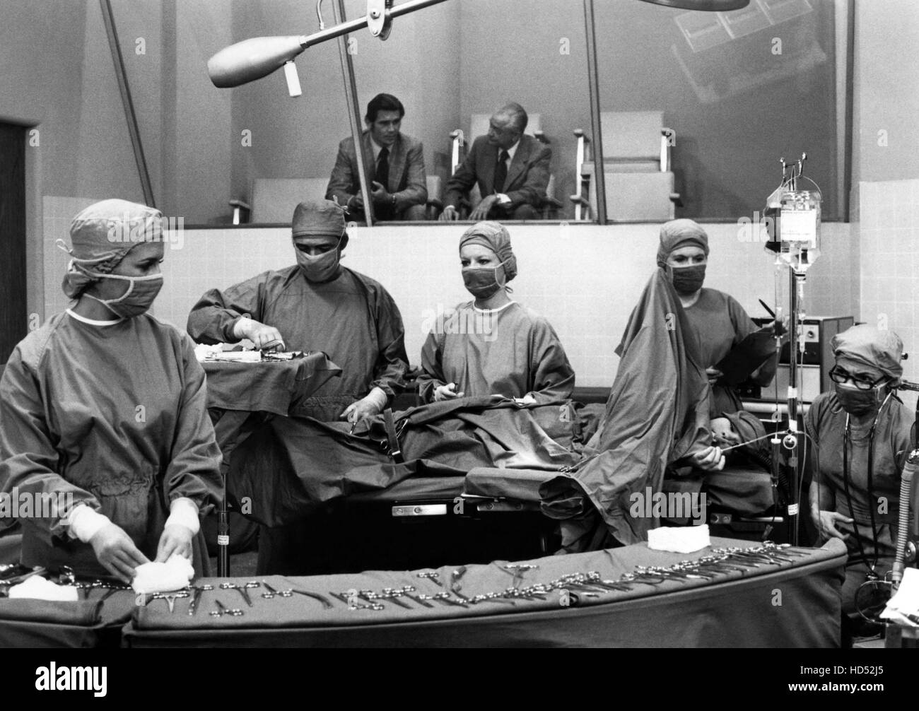 MARCUS WELBY M.D., James Brolin (upper left), Robert Young (upper right ...