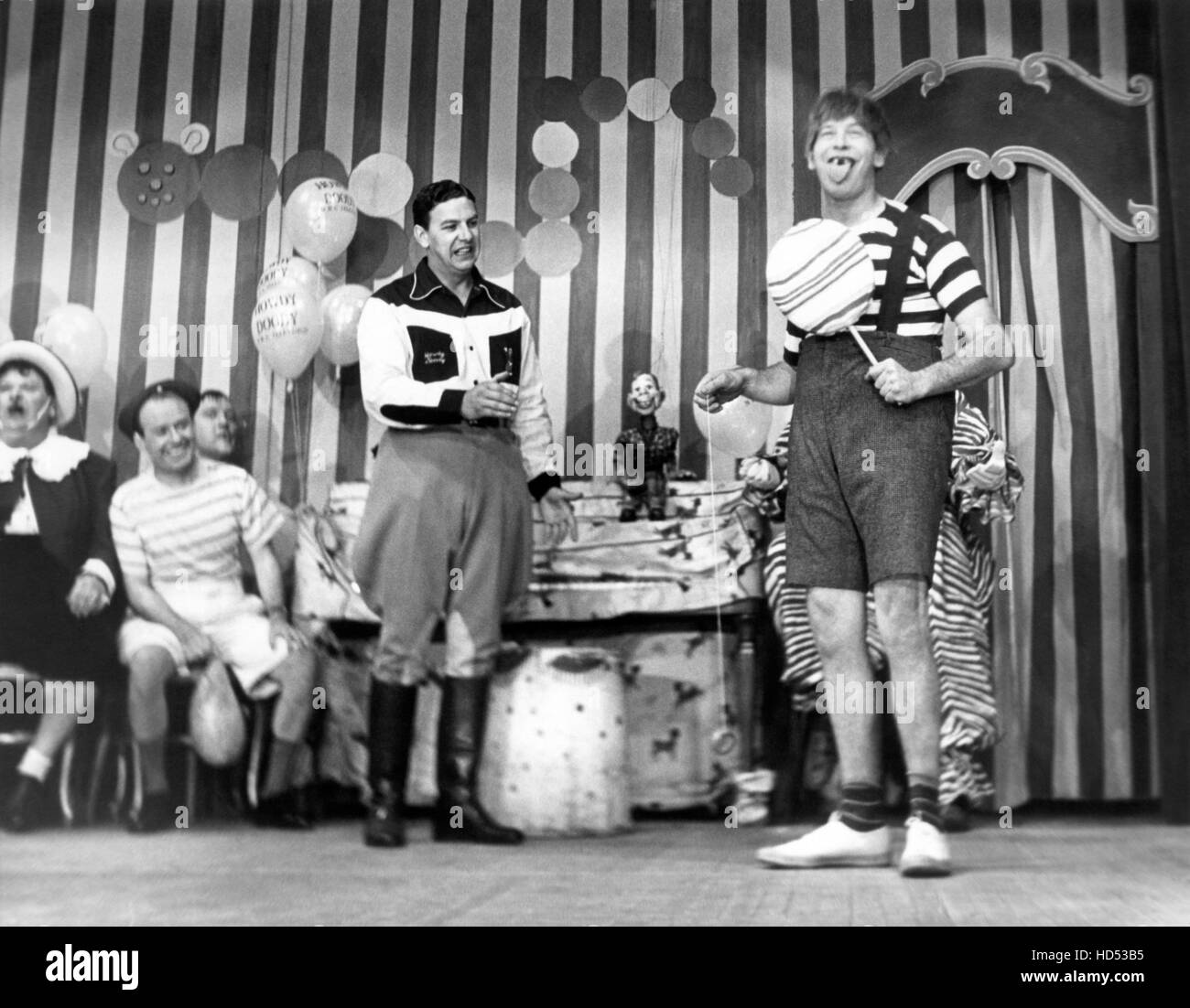 TEXACO STAR THEATER, Buffalo Bob Smith (standing center), Howdy Dowdy ...