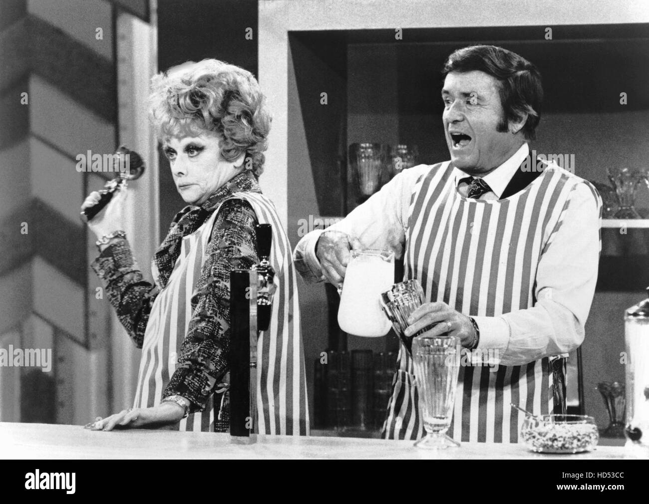 THE MIKE DOUGLAS SHOW, from left, Lucille Ball. host Mike Douglas ...
