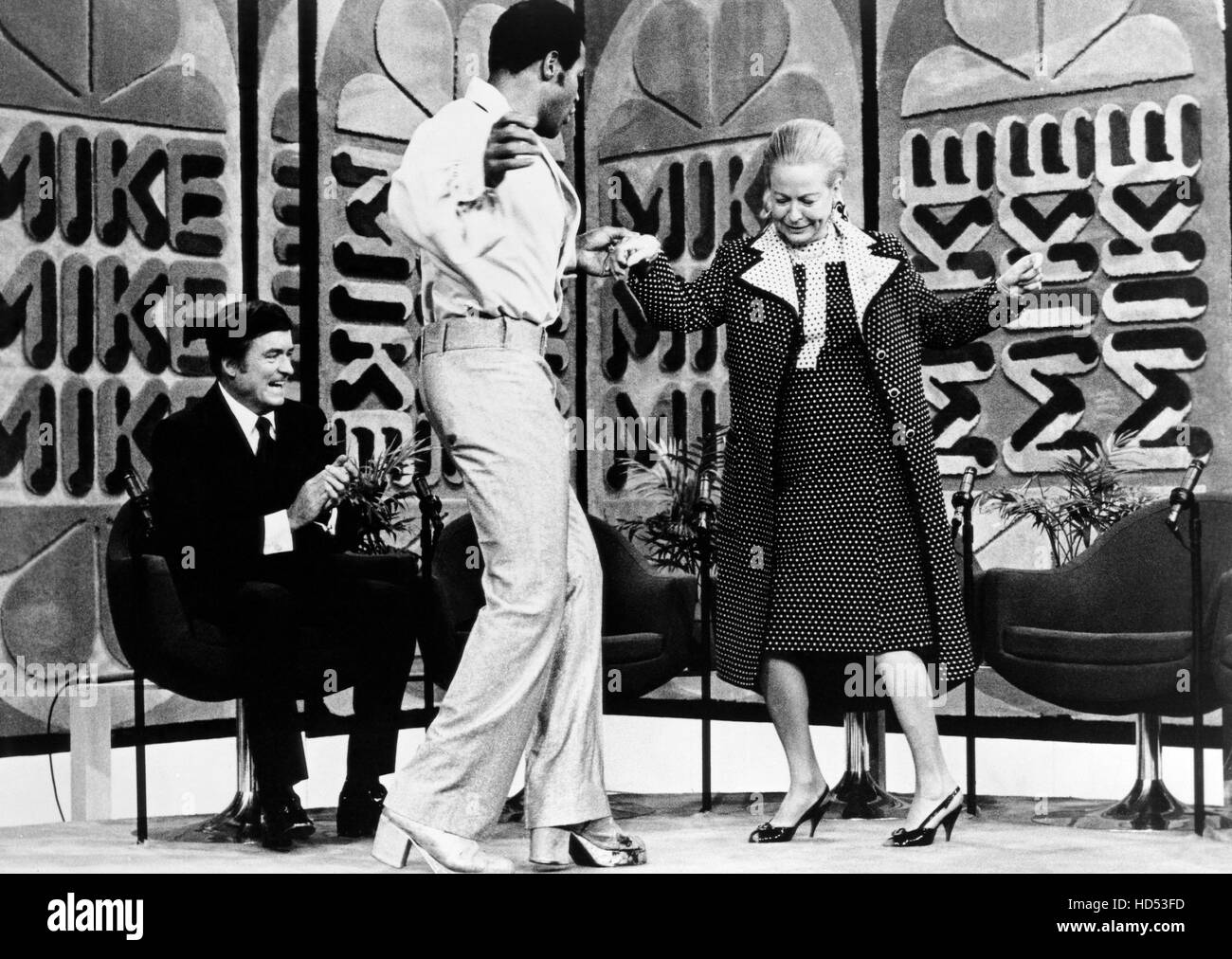 Mike douglas show hi-res stock photography and images - Alamy