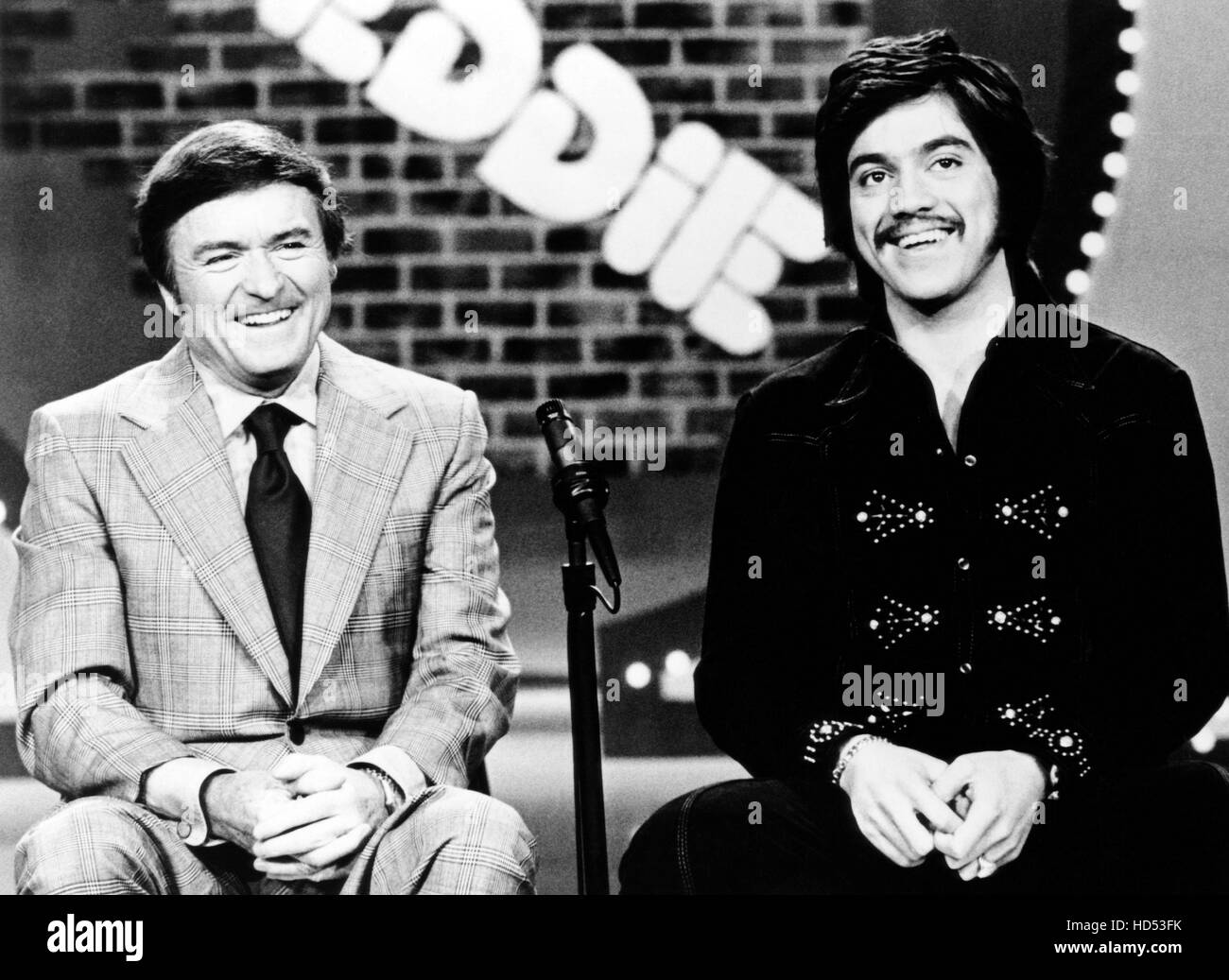 THE MIKE DOUGLAS SHOW, Mike Douglas, Freddie Prinze (1975), 1961-82 ...