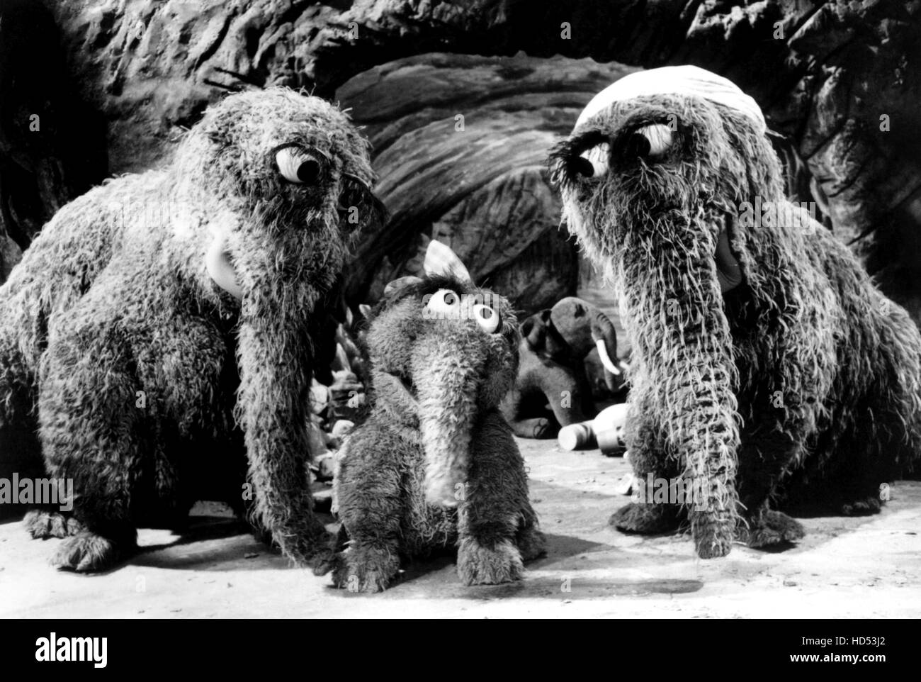 A NEW BABY IN MY HOUSE, Mr. Snuffleupagus, Alice, Mrs. Snuffleupagus ...