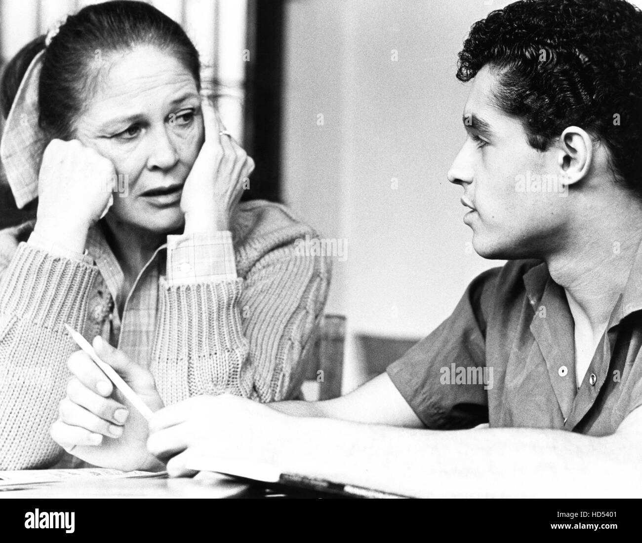 Death Penalty From Left Colleen Dewhurst David Labiosa 1980 © Nbccourtesy Everett