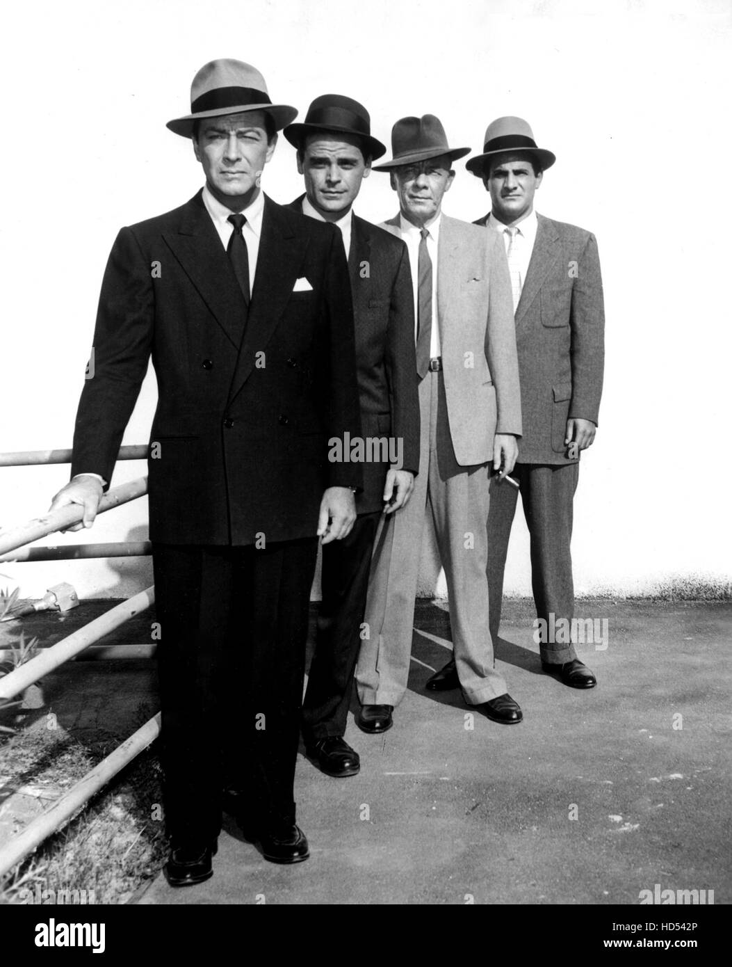 THE DETECTIVES, Robert Taylor, Lee Farr, Russell Thorson, Tige Andrews ...