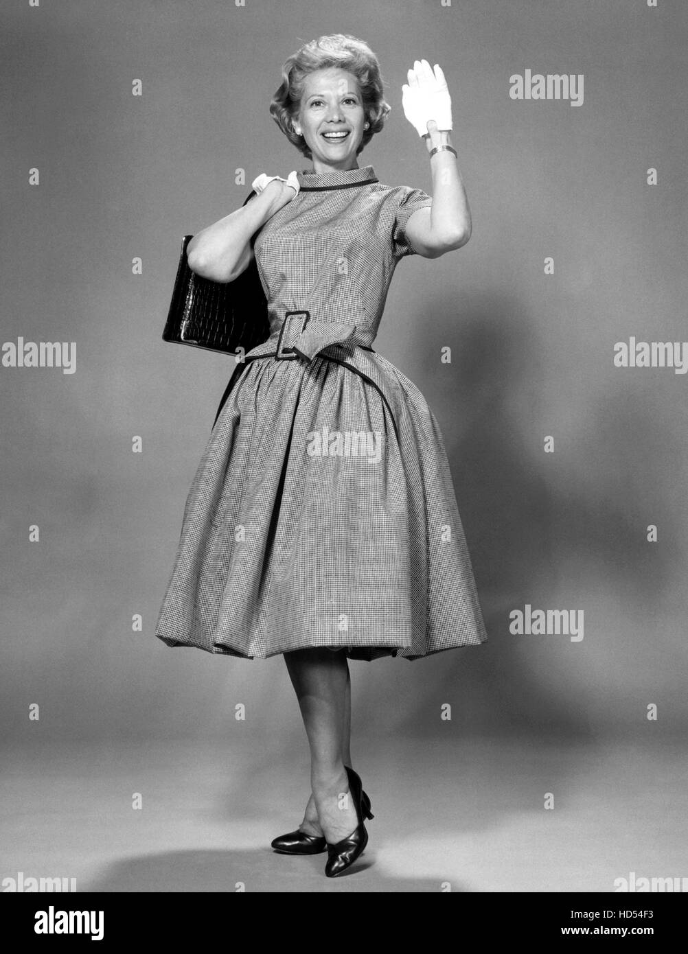THE DINAH SHORE CHEVY SHOW (aka THE DINAH SHORE SHOW) Dinah Shore (ca ...