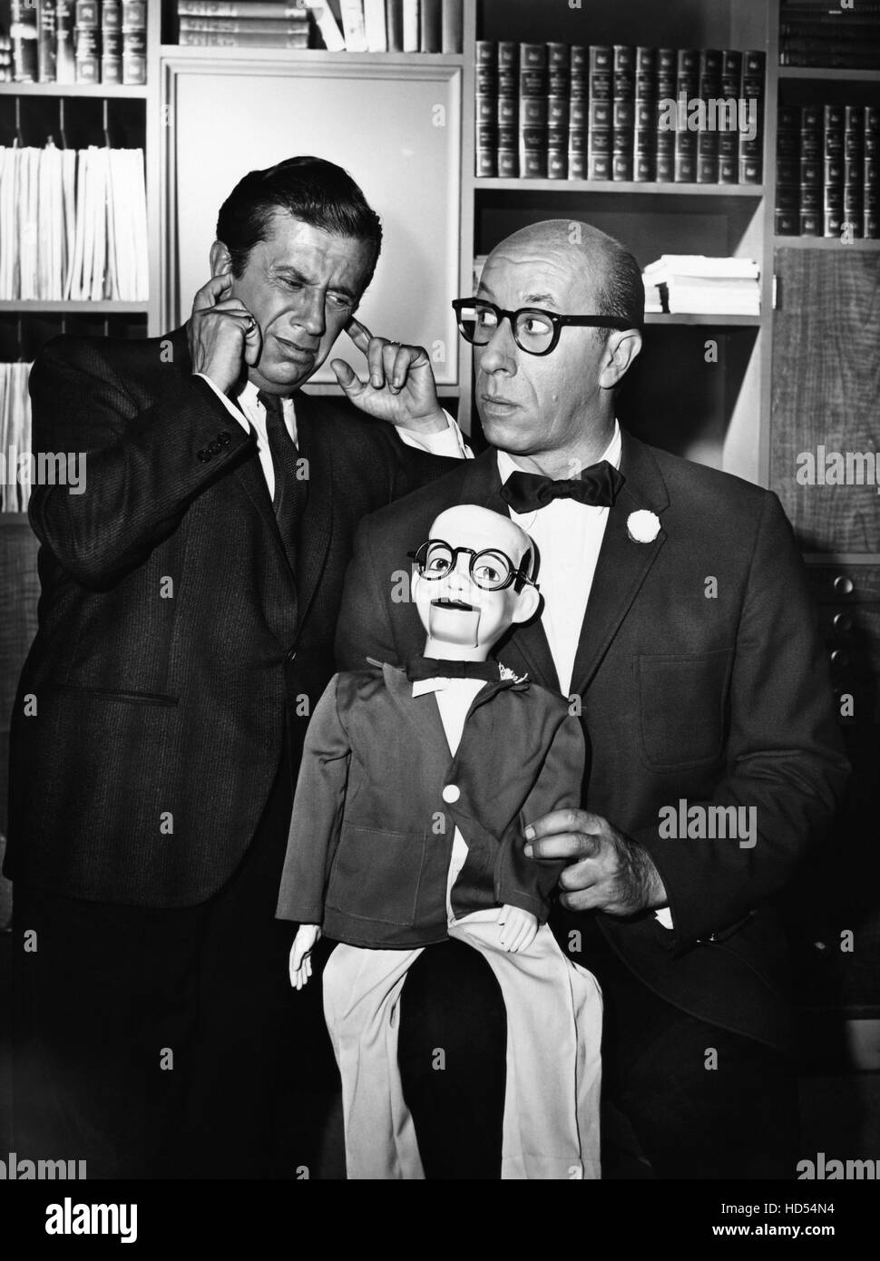 THE DICK VAN DYKE SHOW, Morey Amsterdam, Richard Deacon, 'Too Many ...