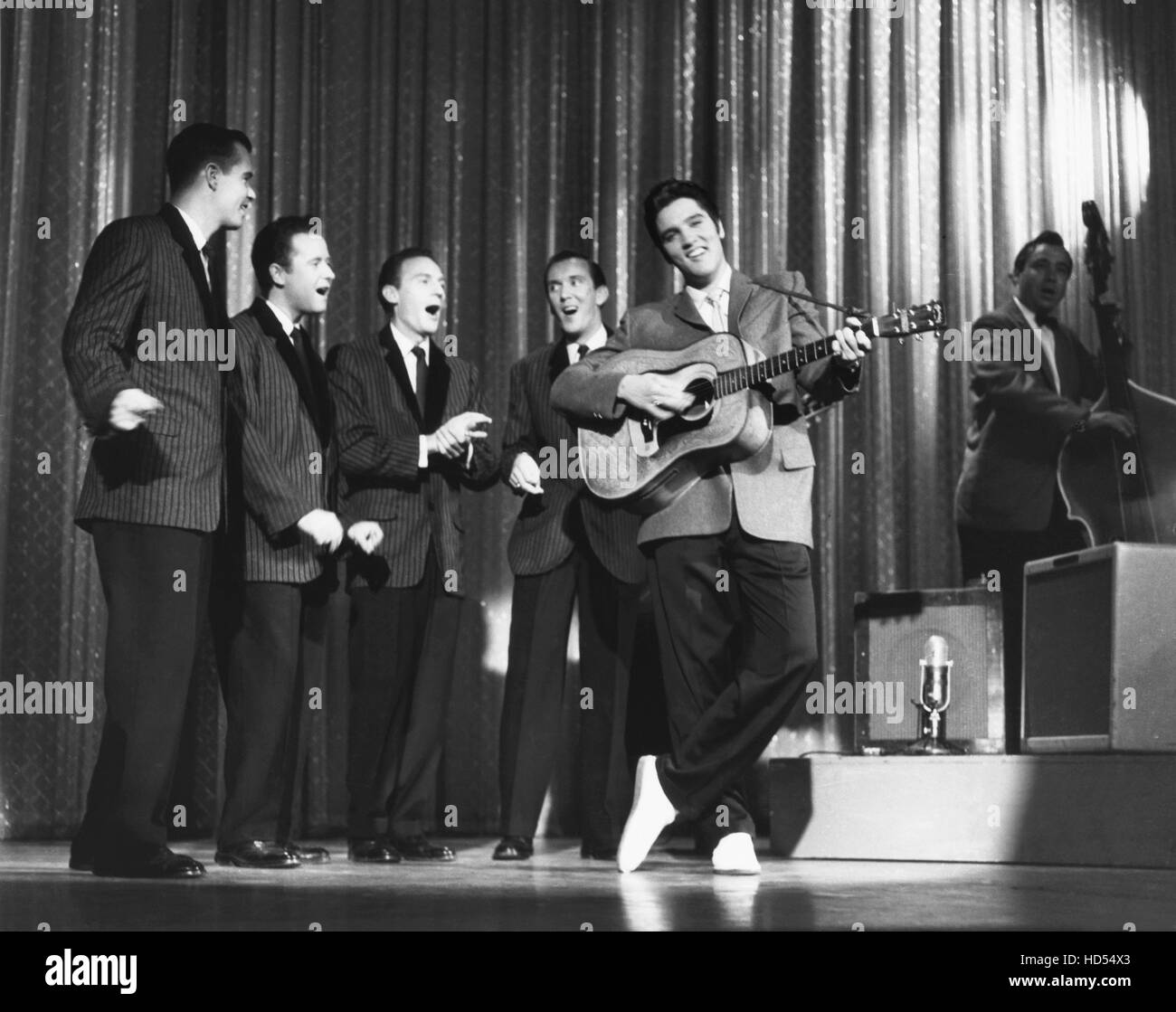 THE ED SULLIVAN SHOW, Elvis Presley, backed by the Jordanaires, aired ...