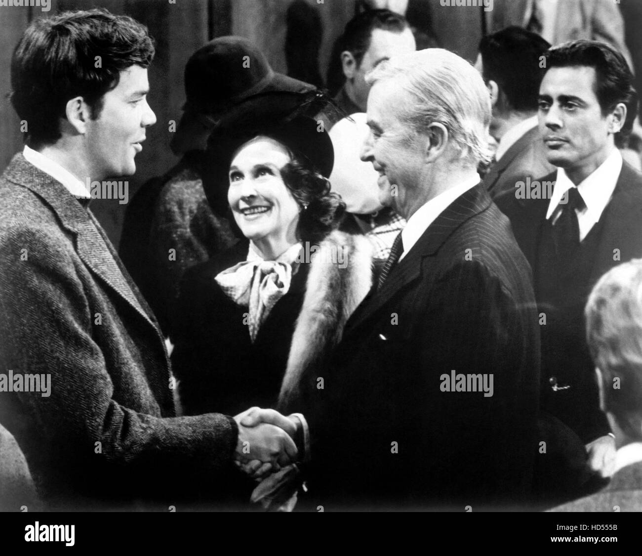 ELLERY QUEEN, from left: Jim Hutton, Kim Hunter, Ray Milland, 1975 ...