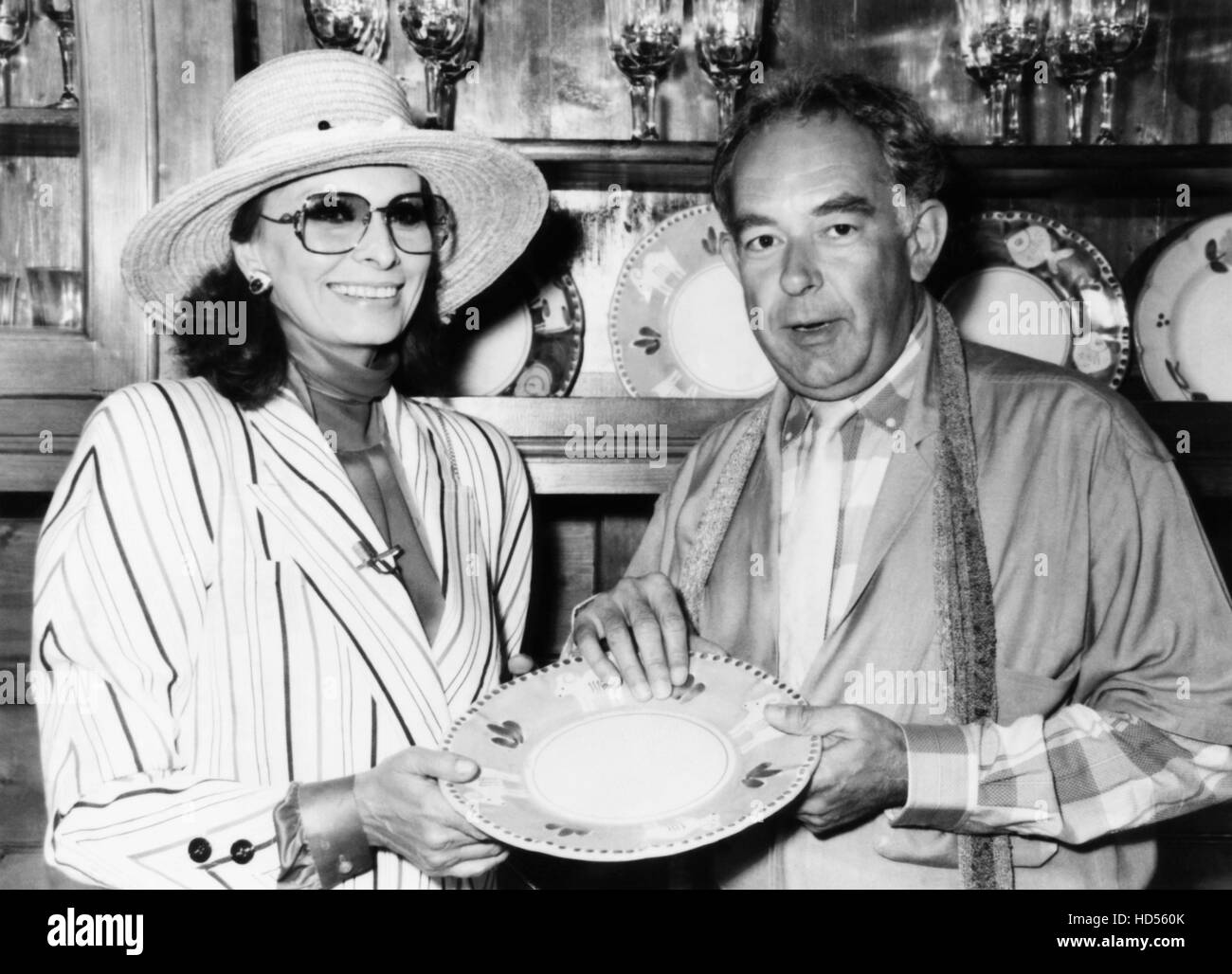 FAME, FORTUNE AND ROMANCE, from left, Sophia Loren, host Robin Leach ...