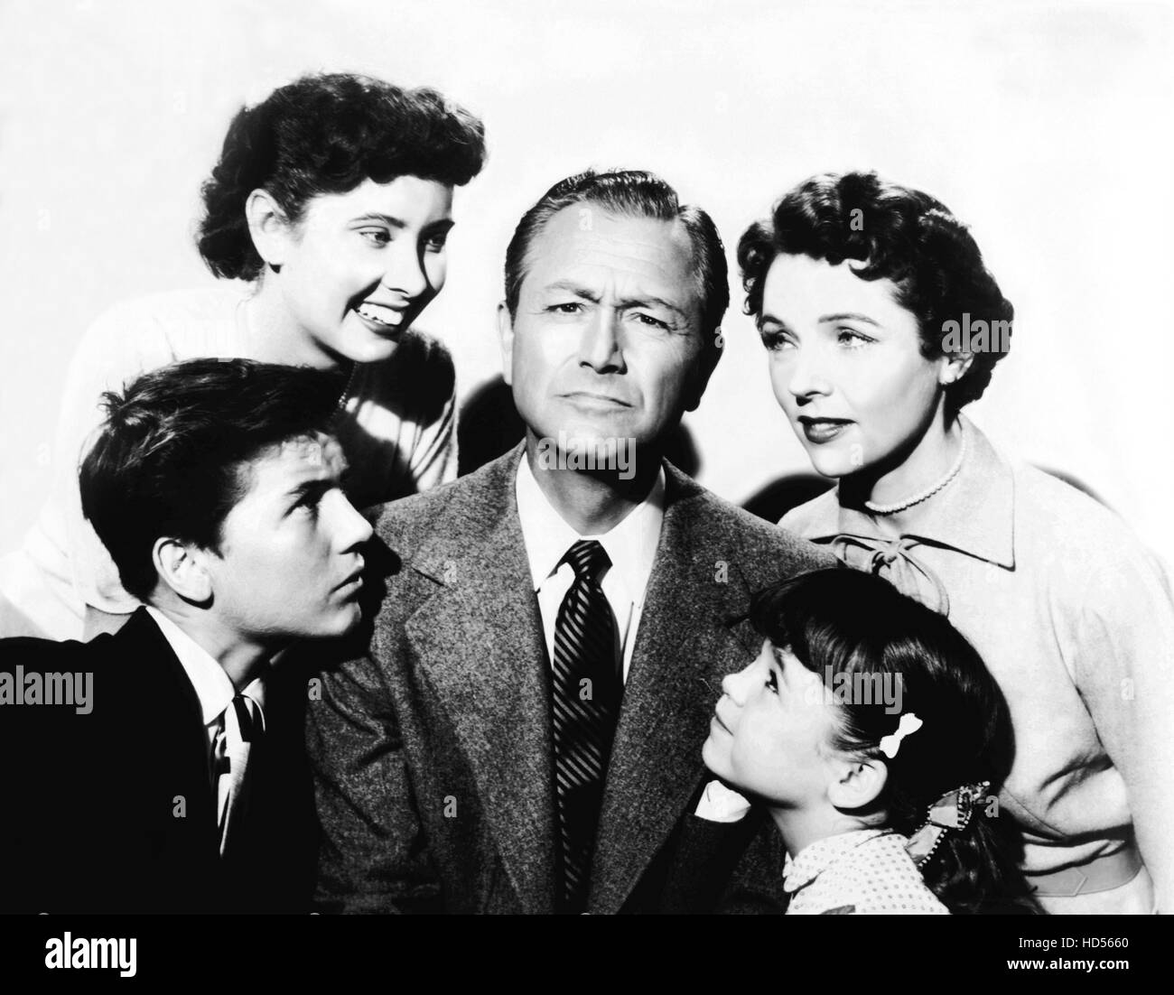 FATHER KNOWS BEST, (clockwise from bottom left): Billy Gray, Elinor Donahue, Robert Young, Jane ...