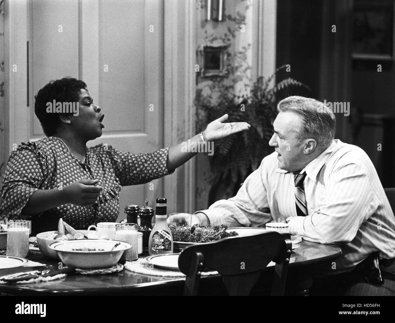 GIMME A BREAK, "Katie The Crook" (Season 1), Nell Carter, Dolph Sweet, 1981-87 Stock Photo - Alamy