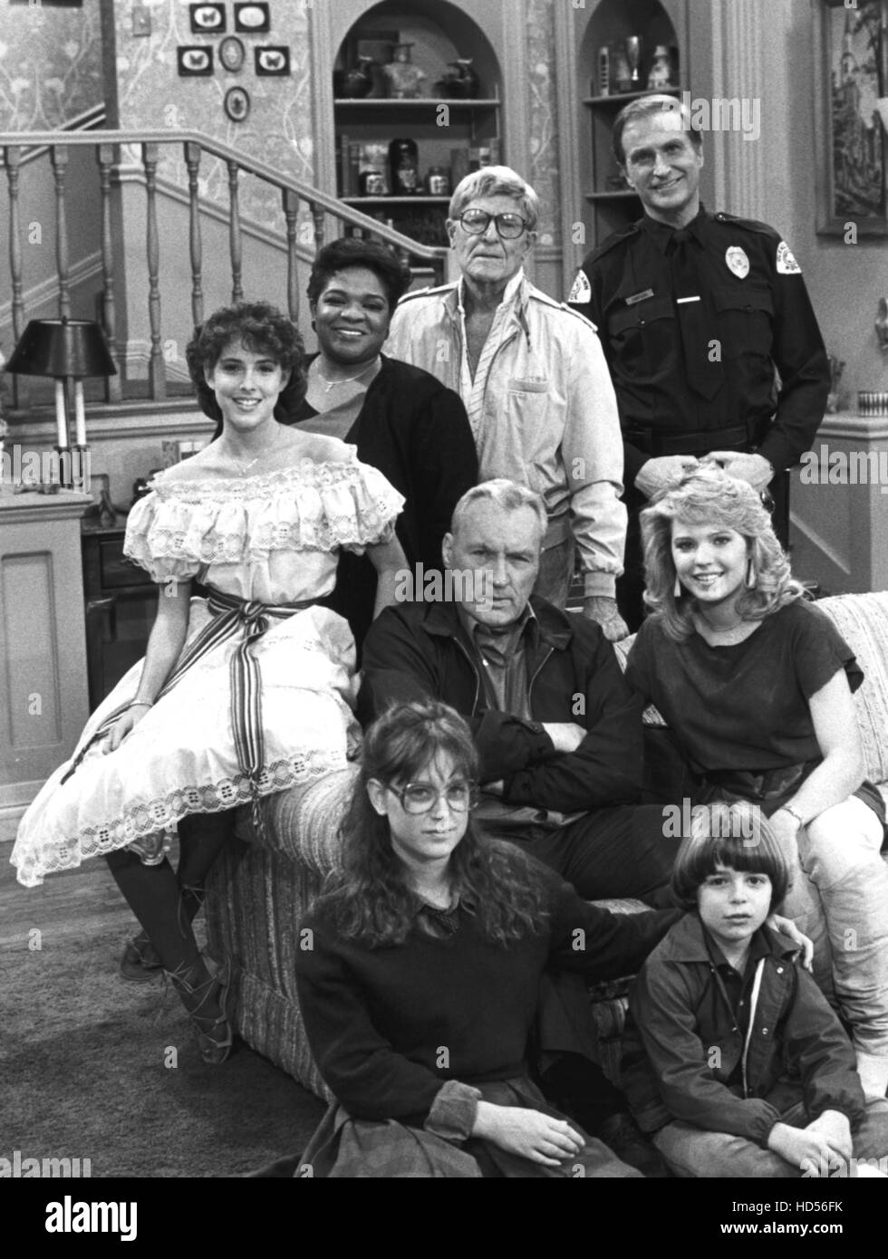 GIMME A BREAK!, (back l-r): Lara Jill Miller, Nell Carter, John Hoyt ...