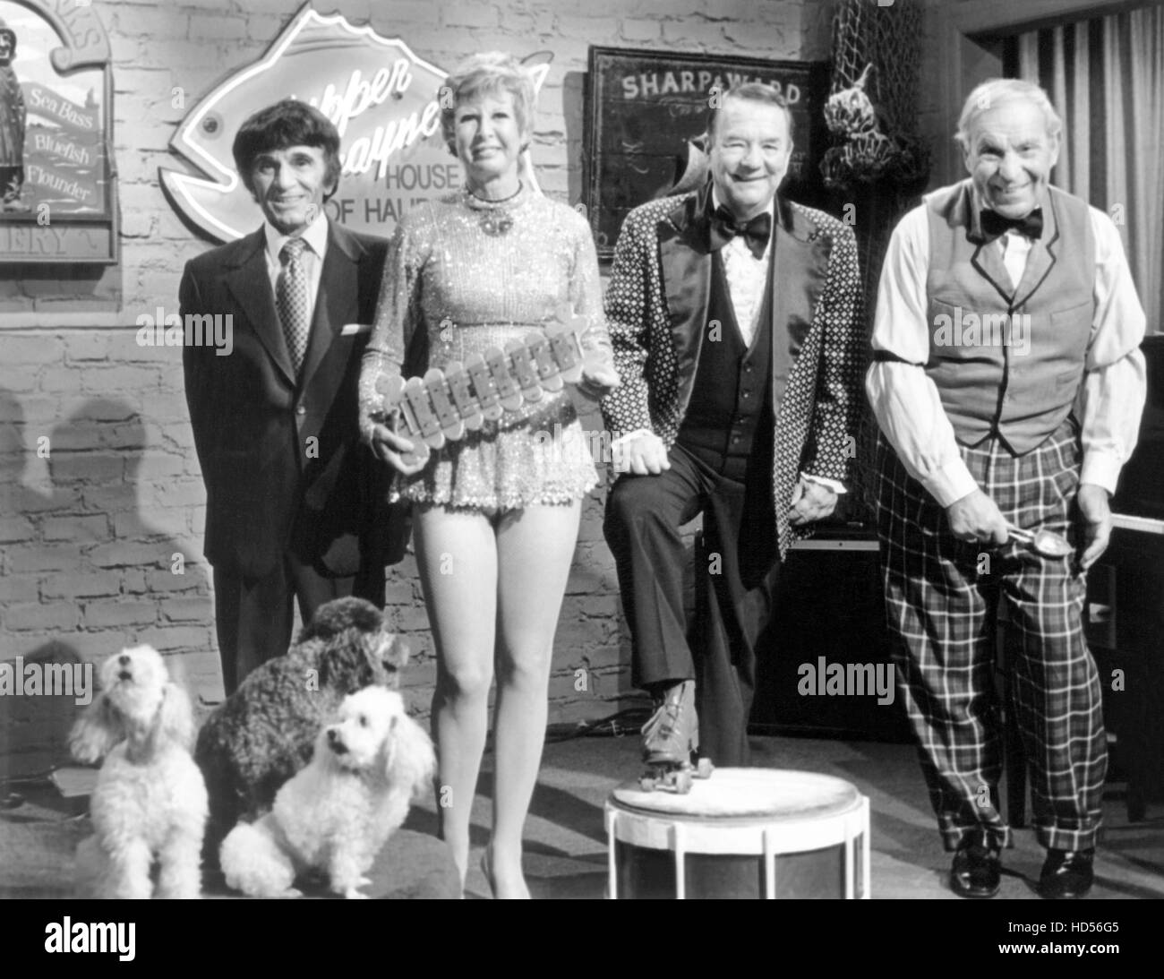 GIMME A BREAK!, (from left): Tony Romano, Ruth Carlsson, Happy Hall ...