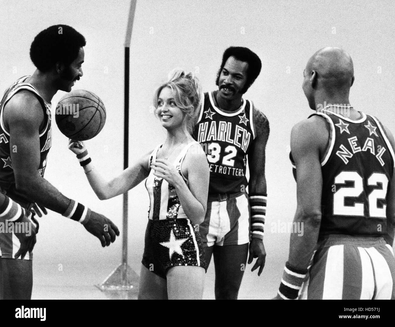THE GOLDIE HAWN SPECIAL, l-r: Meadowlark Lemon, Goldie Hawn, Robert ...