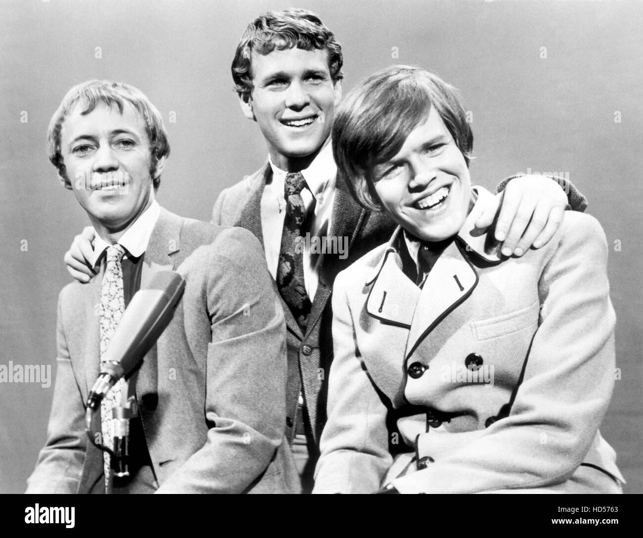 GO!!!, from left: Noel Harrison, Ryan O'Neal, Peter Noone, 1967 Stock ...