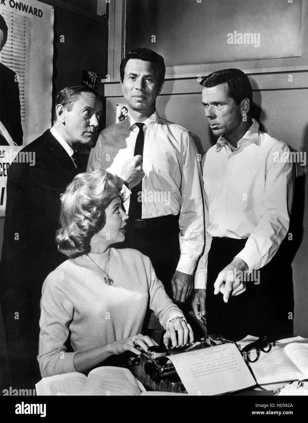 HENNESEY, Roscoe Karns, Donna Douglas, James Komack, Jackie Cooper ...