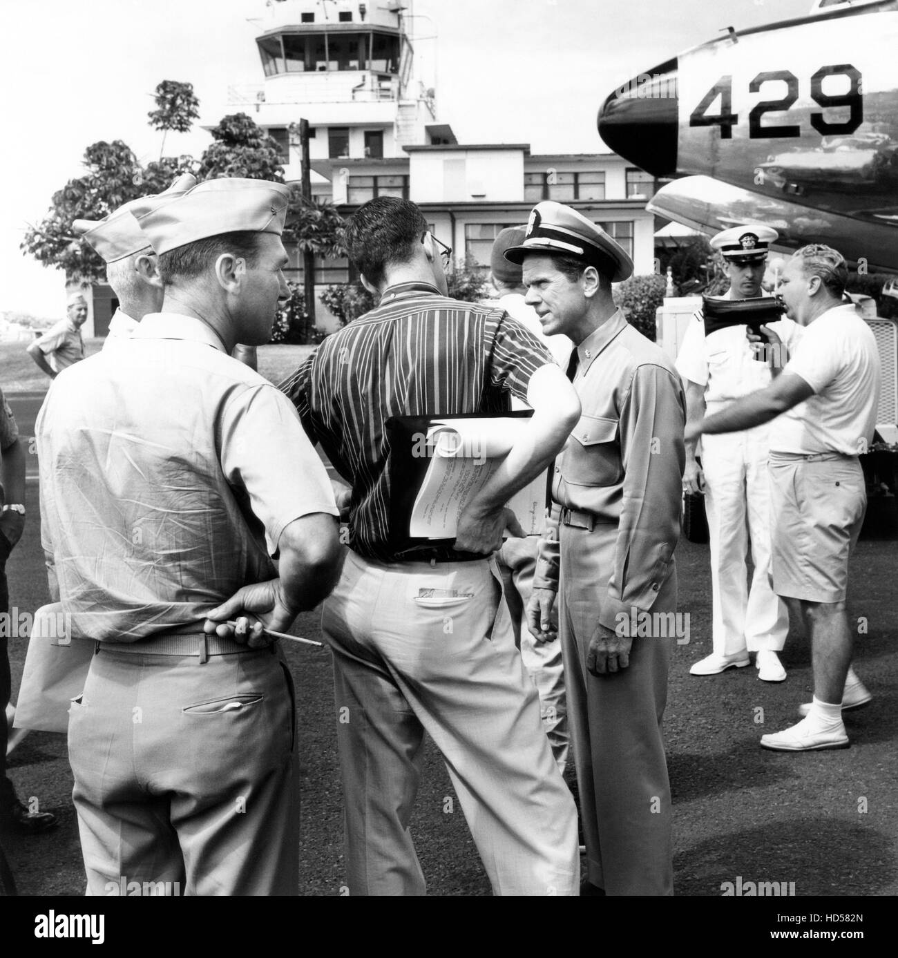 HENNESEY, Jackie Cooper (3rd from right) on-set, 1959-62 Stock Photo - Alamy