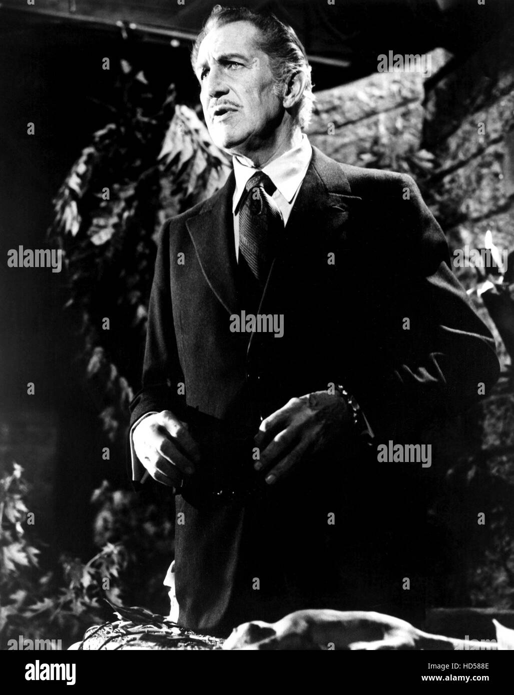 THE HILARIOUS HOUSE OF FRIGHTENSTEIN, Vincent Price, 1971 Stock Photo ...