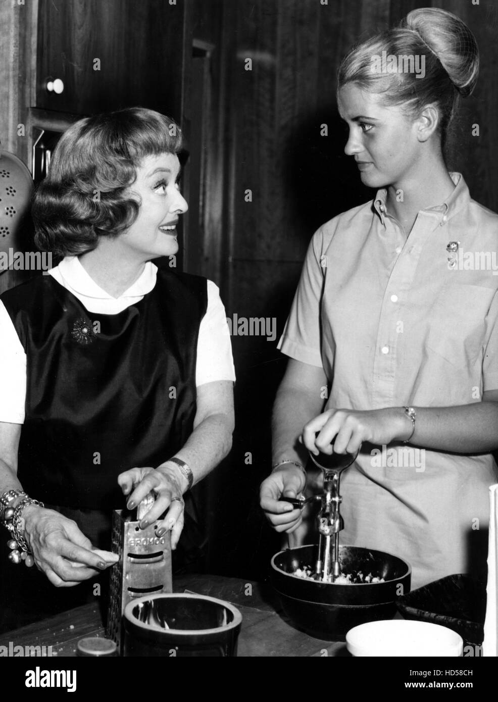 Bette davis with her daughter Black and White Stock Photos & Images - Alamy
