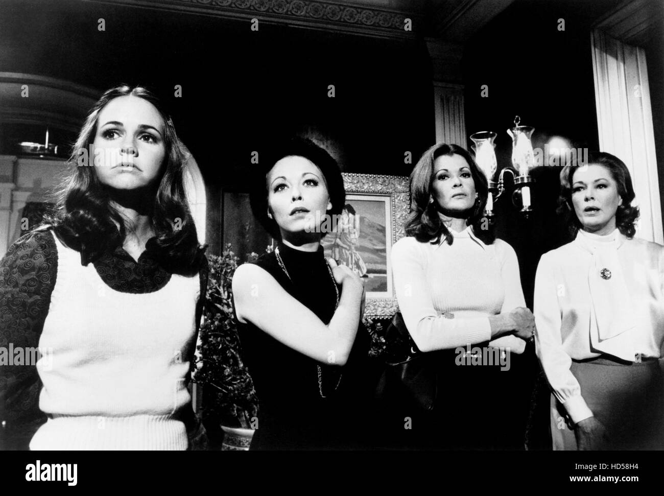 HOME FOR THE HOLIDAYS, from left, Sally Field, Jill Haworth, Jessica ...