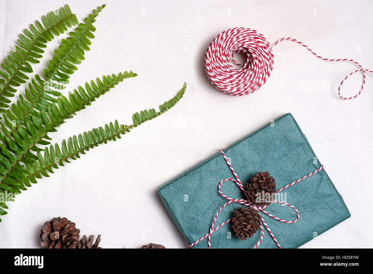 Crafted christmas gift box hi-res stock photography and images - Alamy