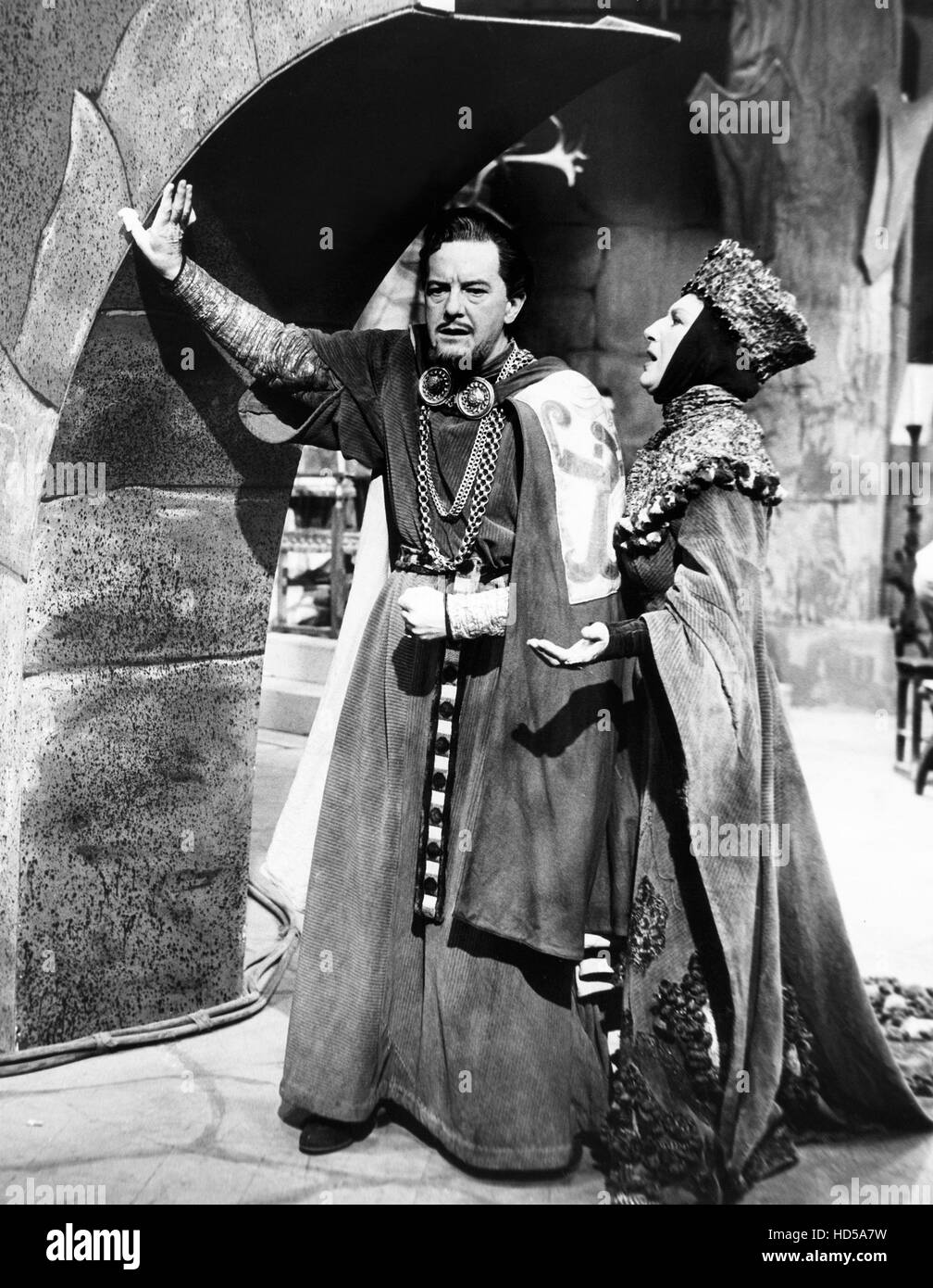 MACBETH, from left: Maurice Evans, Judith Anderson, 1954 Stock Photo ...