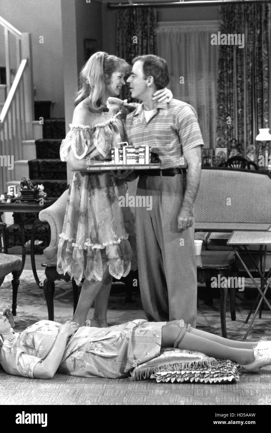 MAMA'S FAMILY, Vicki Lawrence, Dorothy Lyman, Ken Berry, episode, The ...