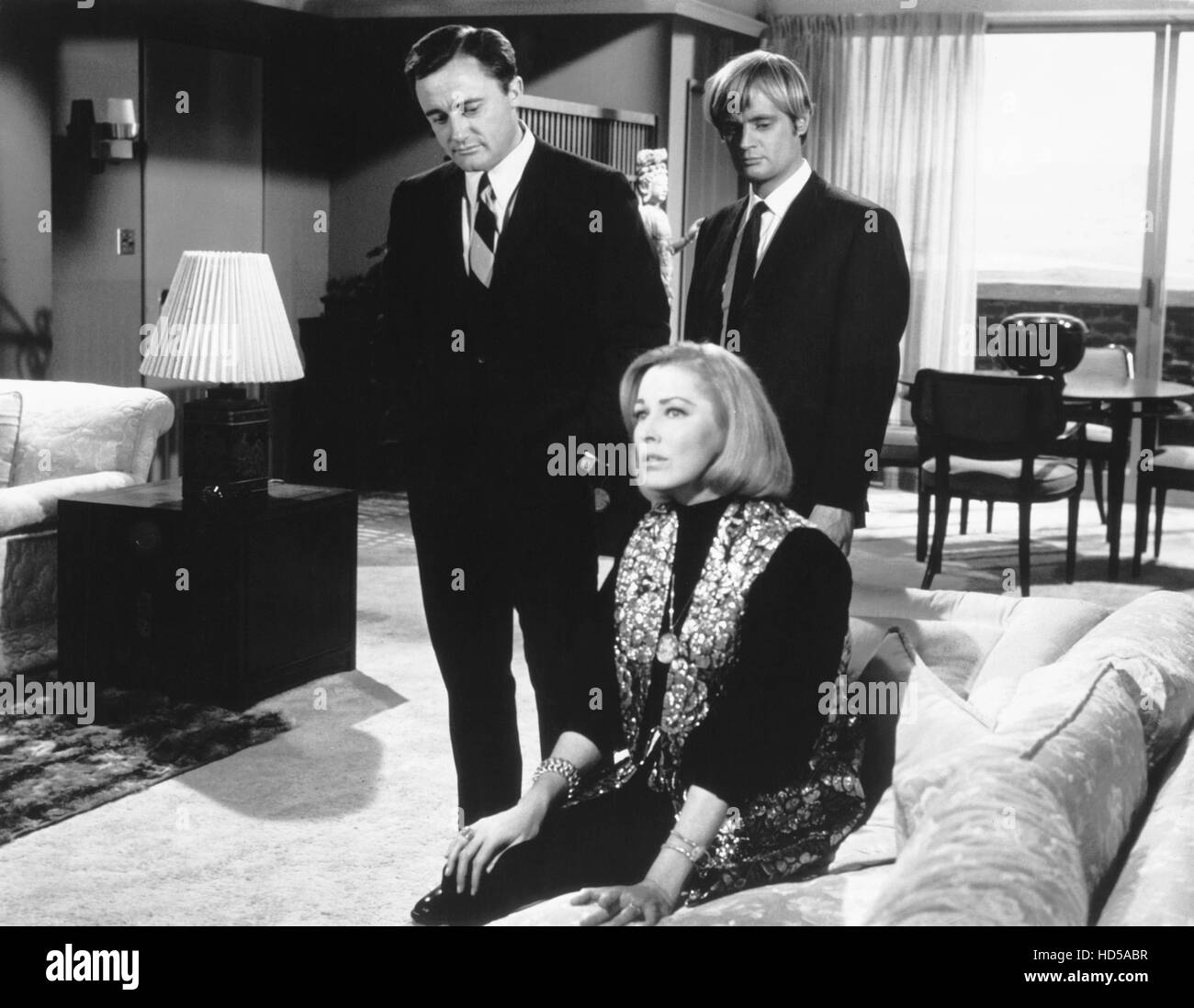 THE MAN FROM U.N.C.L.E., from left, Robert Vaughn, Eleanor Parker ...