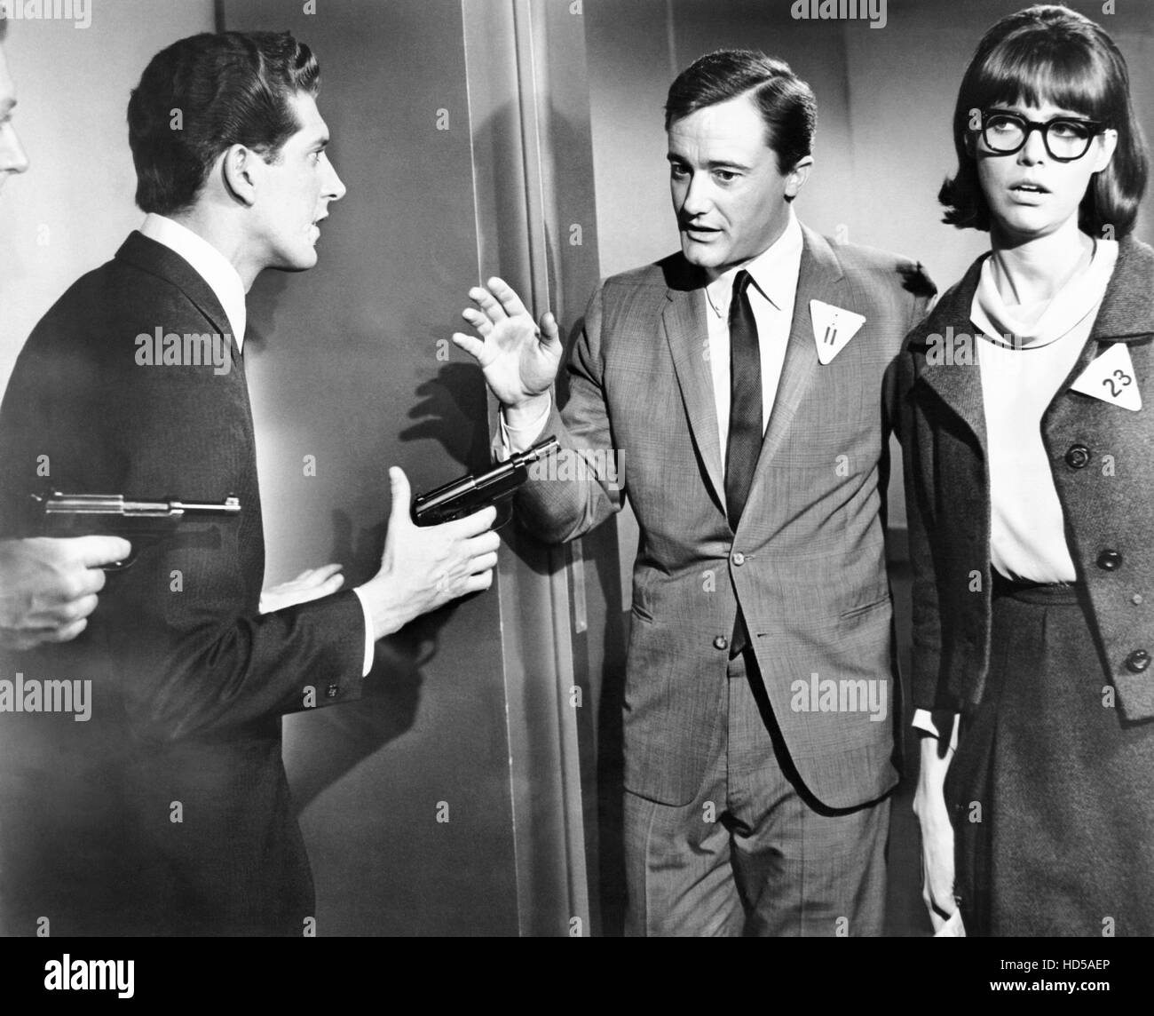 THE MAN FROM U.N.C.L.E., from center: Robert Vaughn, Barbara Feldon ...