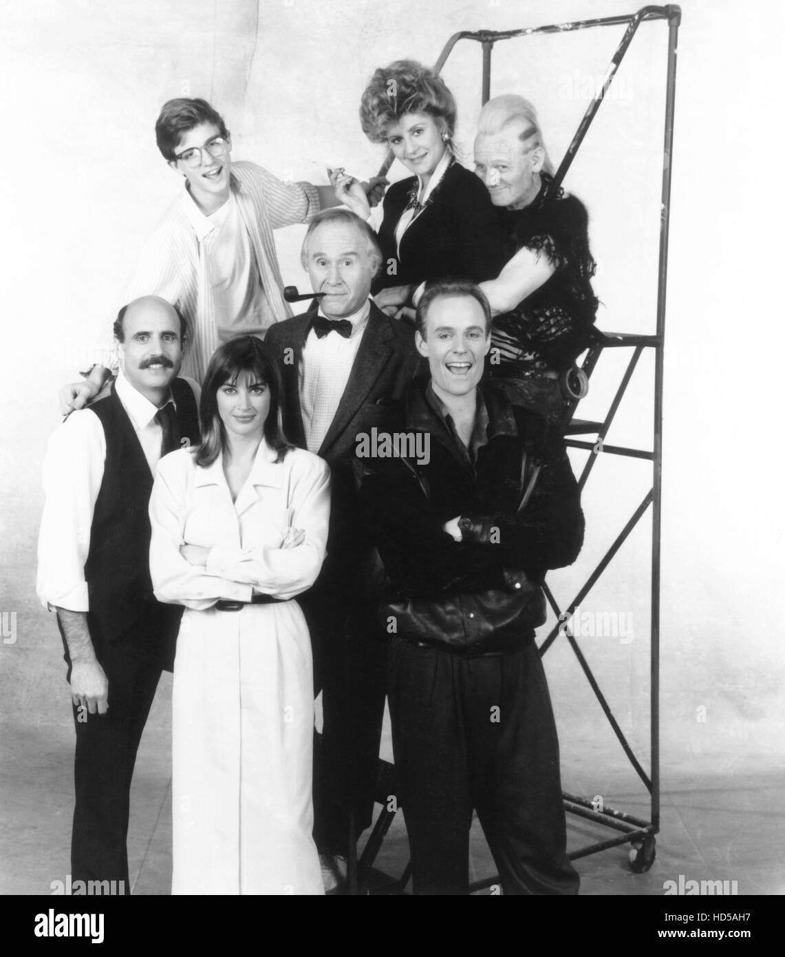 MAX HEADROOM, front from left: Jeffrey Tambor, Amanda Pays, George Coe ...