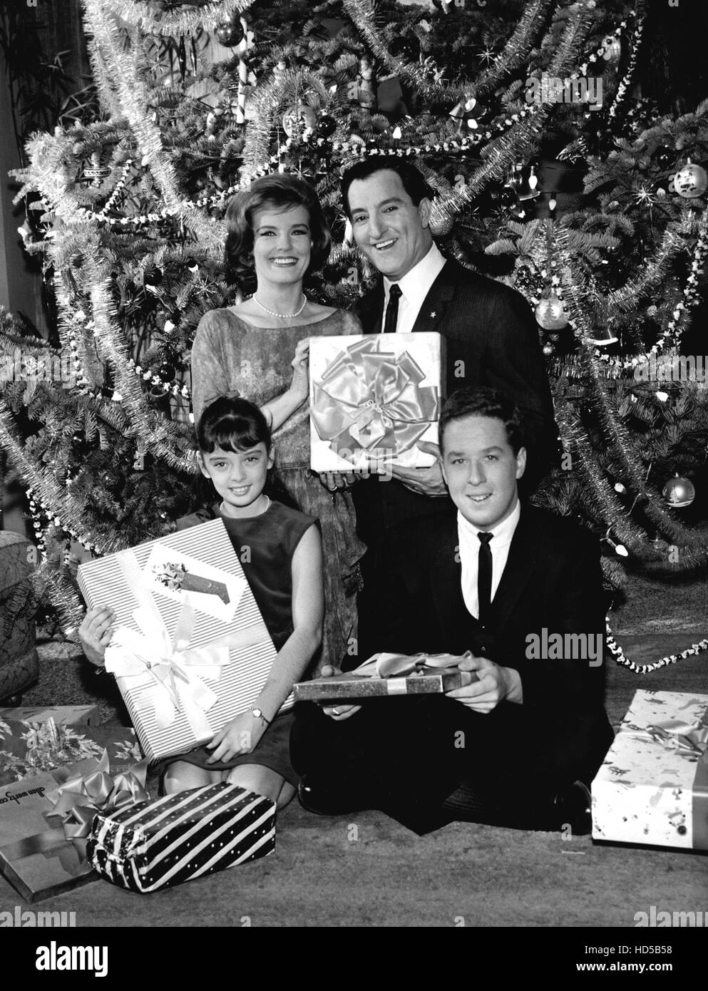 MAKE ROOM FOR DADDY, (clockwise): Marjorie Lord, Danny Thomas, Rusty ...