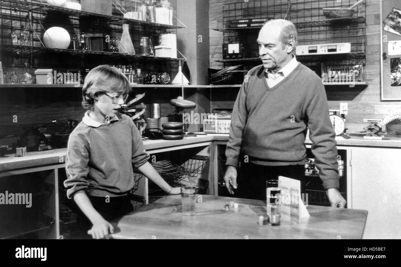 MR. WIZARD'S WORLD, Don Herbert (right), 1983-91.© Nickelodeon ...