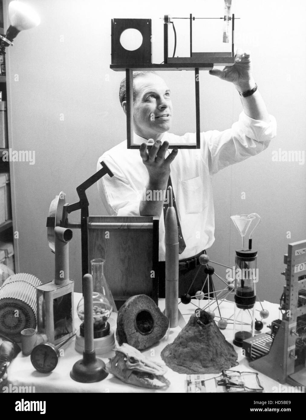 WATCH MR. WIZARD, Don Herbert, 1951-1972 Stock Photo - Alamy