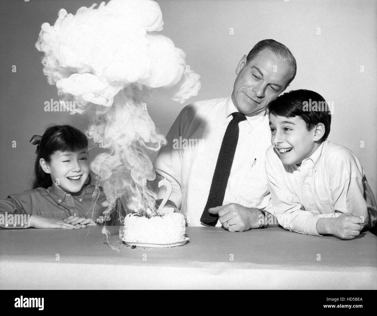 WATCH MR. WIZARD, Don Herbert (center), 1951-1972 Stock Photo - Alamy